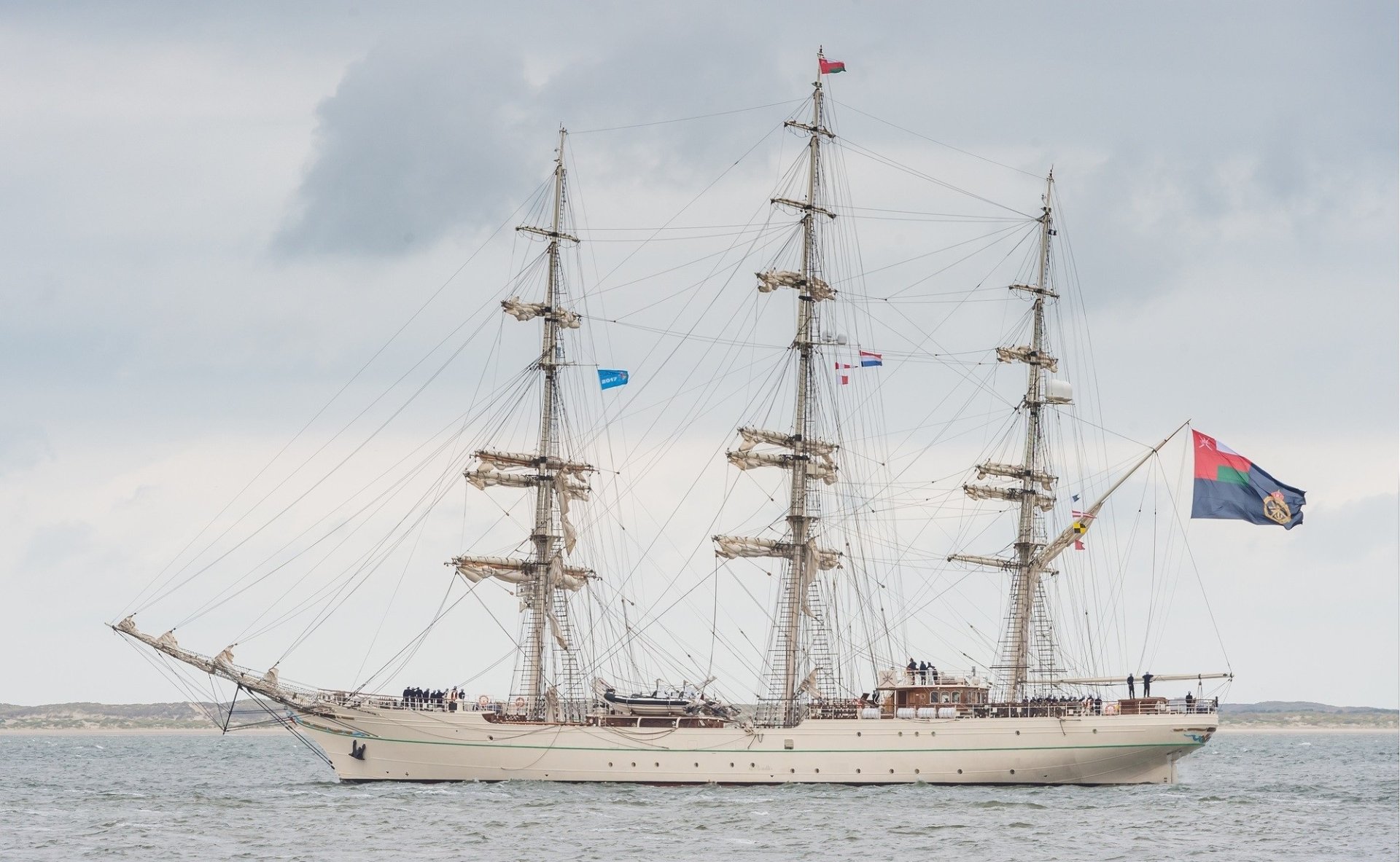Military Tall Ship — HD Sailboat Wallpaper | 2000x1232 | Wallpaper Abyss