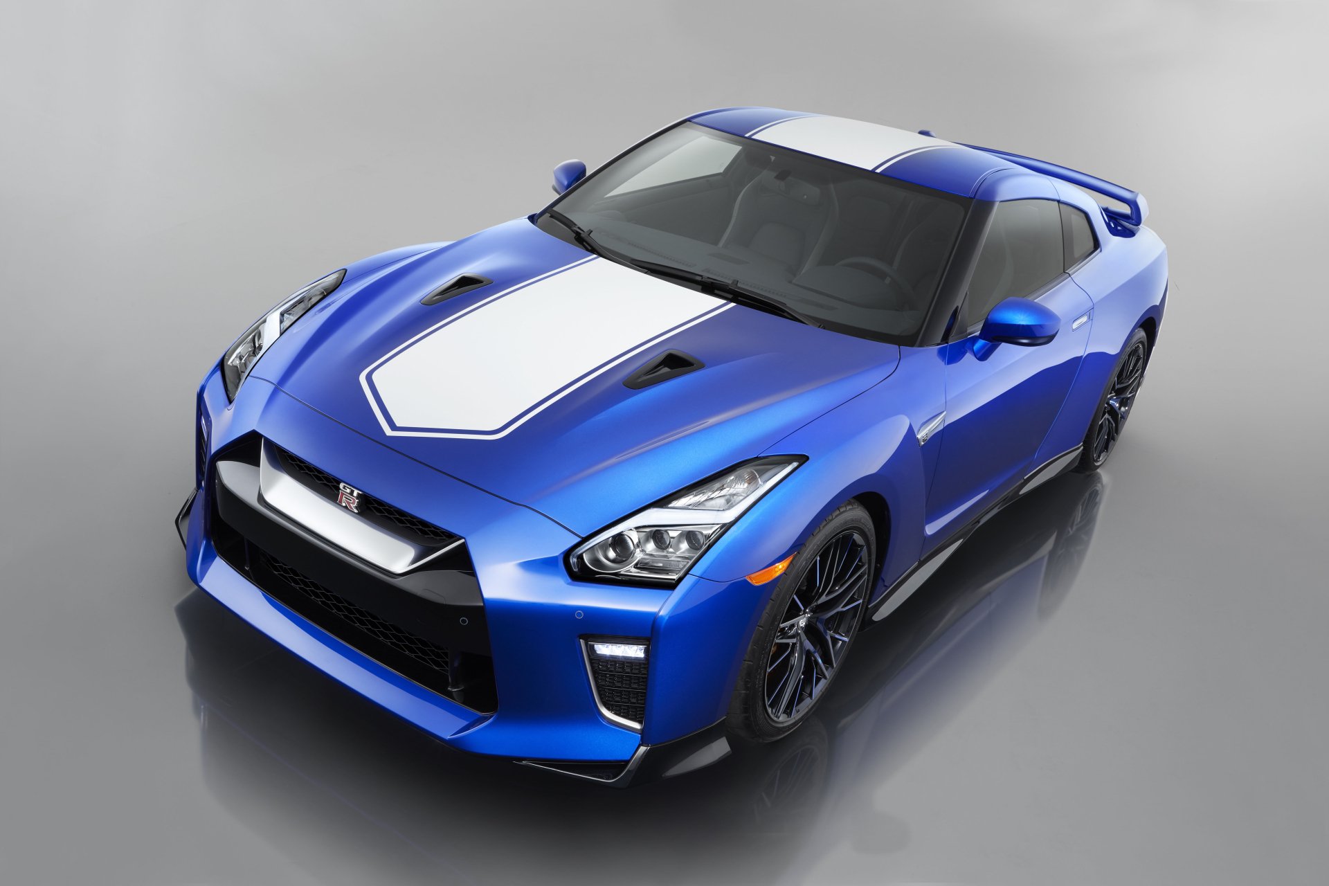 Download Car Nissan Vehicle Nissan GT-R 4k Ultra HD Wallpaper