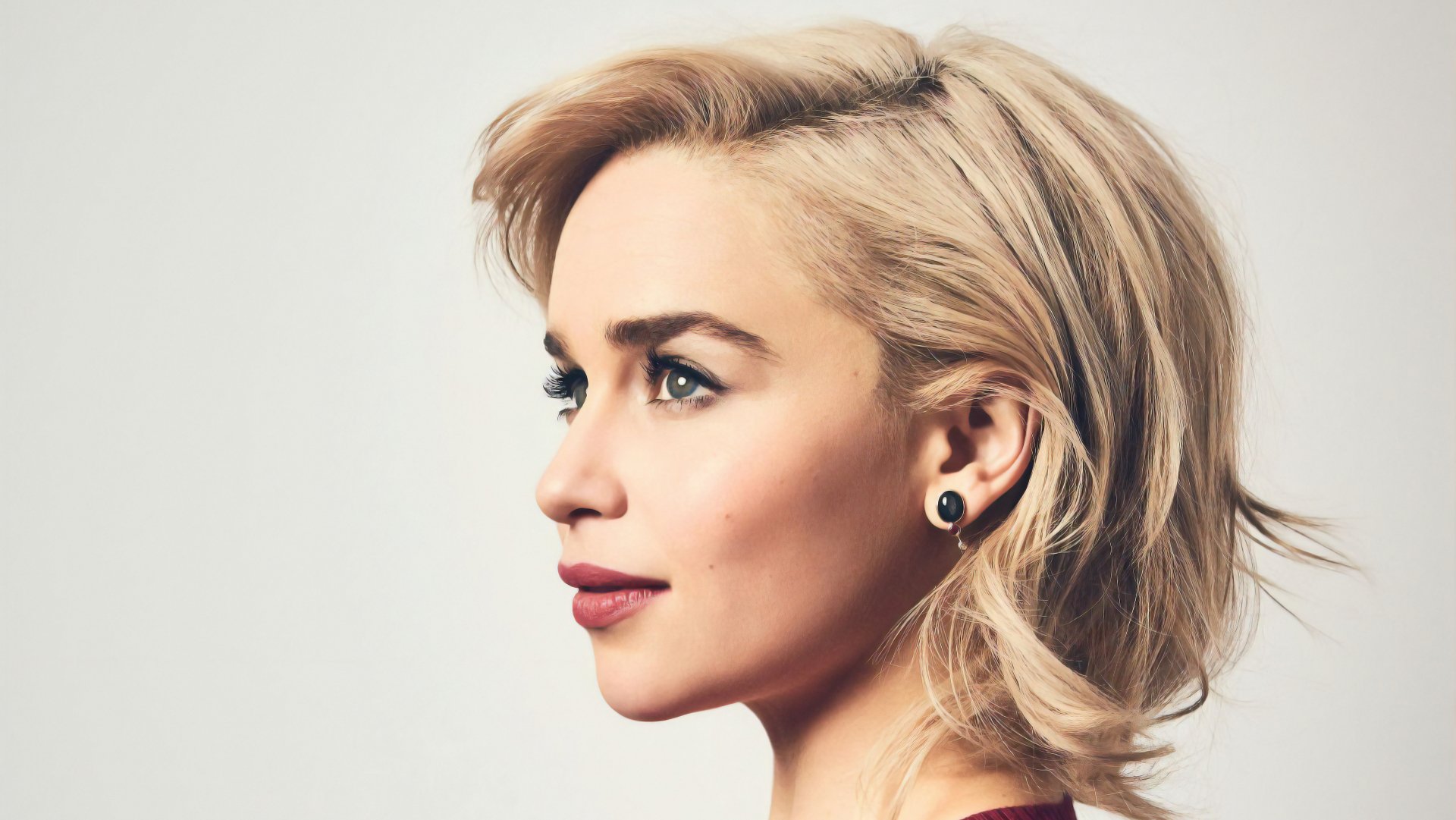 Download Actress English Short Hair Blonde Face Celebrity Emilia Clarke ...