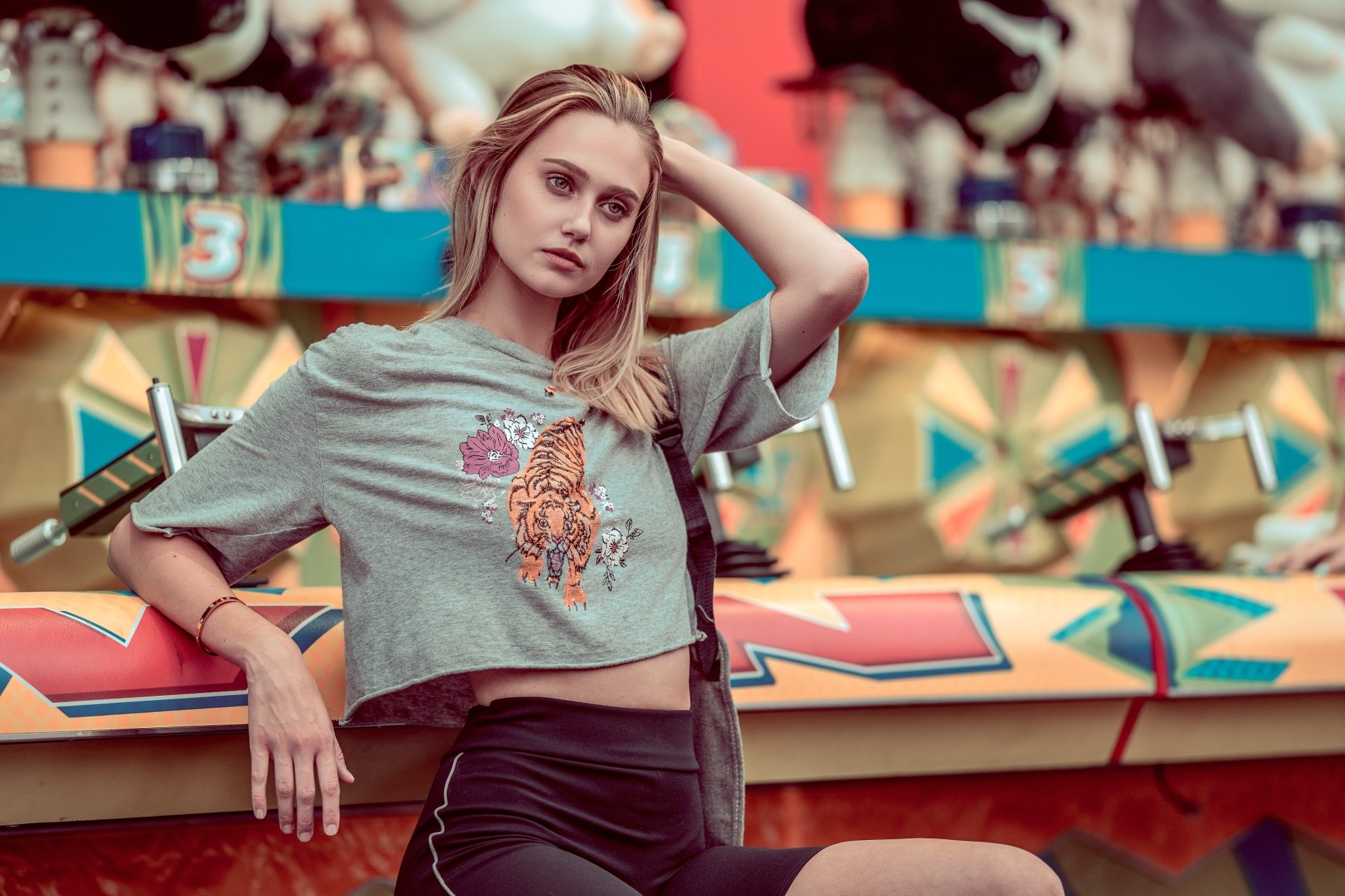 Download Blonde Woman Model 4k Ultra HD Wallpaper