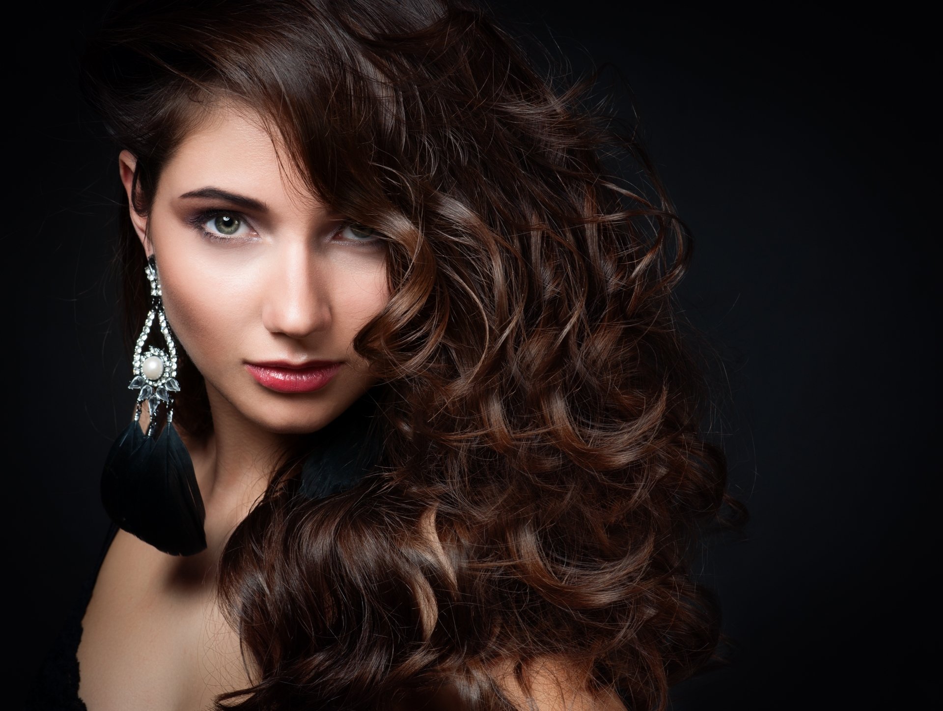 Download Earrings Brunette Face Blue Eyes Lipstick Woman Model 4k Ultra