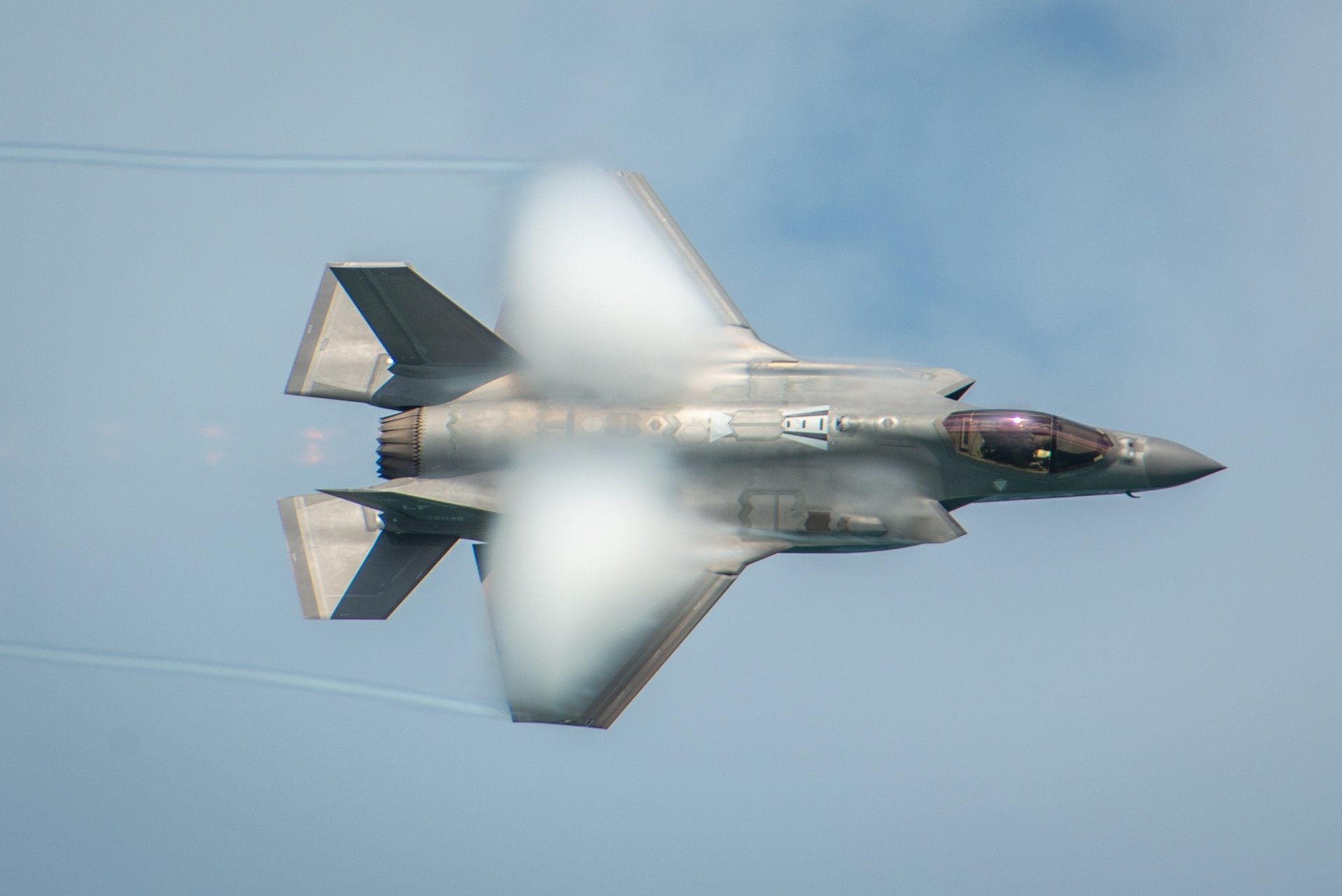 F-35 Lightning II Jet Fighter – Stunning HD Military Warplane in Action ...