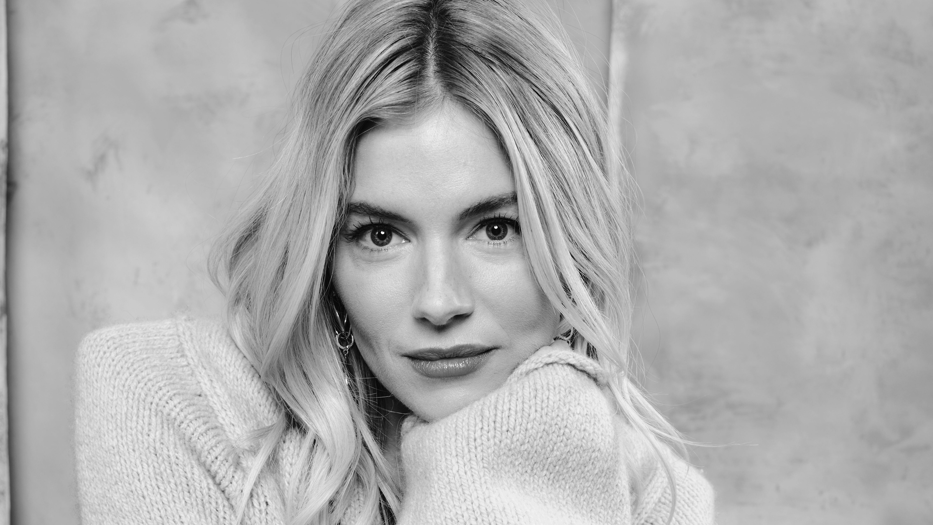 Download Face Model Actress American Black & White Celebrity Sienna ...