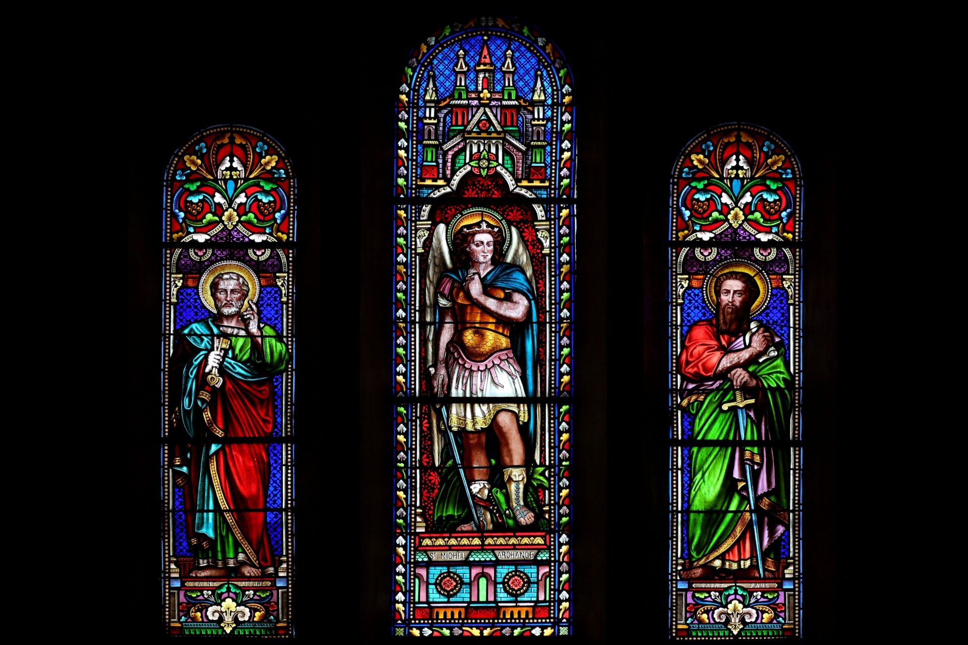 Vibrant Stained Glass Window – 4K Ultra HD Colorful Photography ...