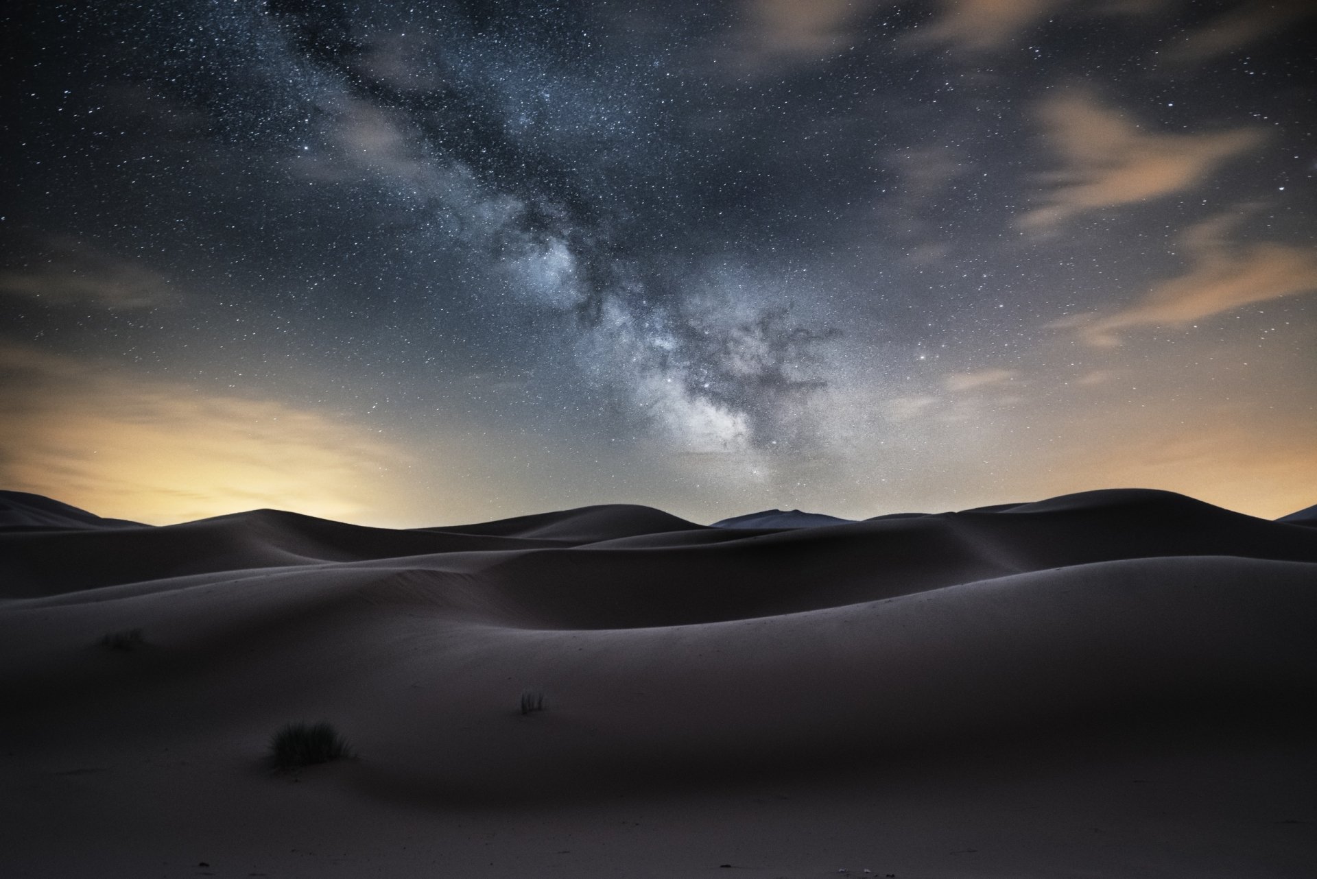 Cosmic Sands: HD Sci-Fi Desert Under the Milky Way