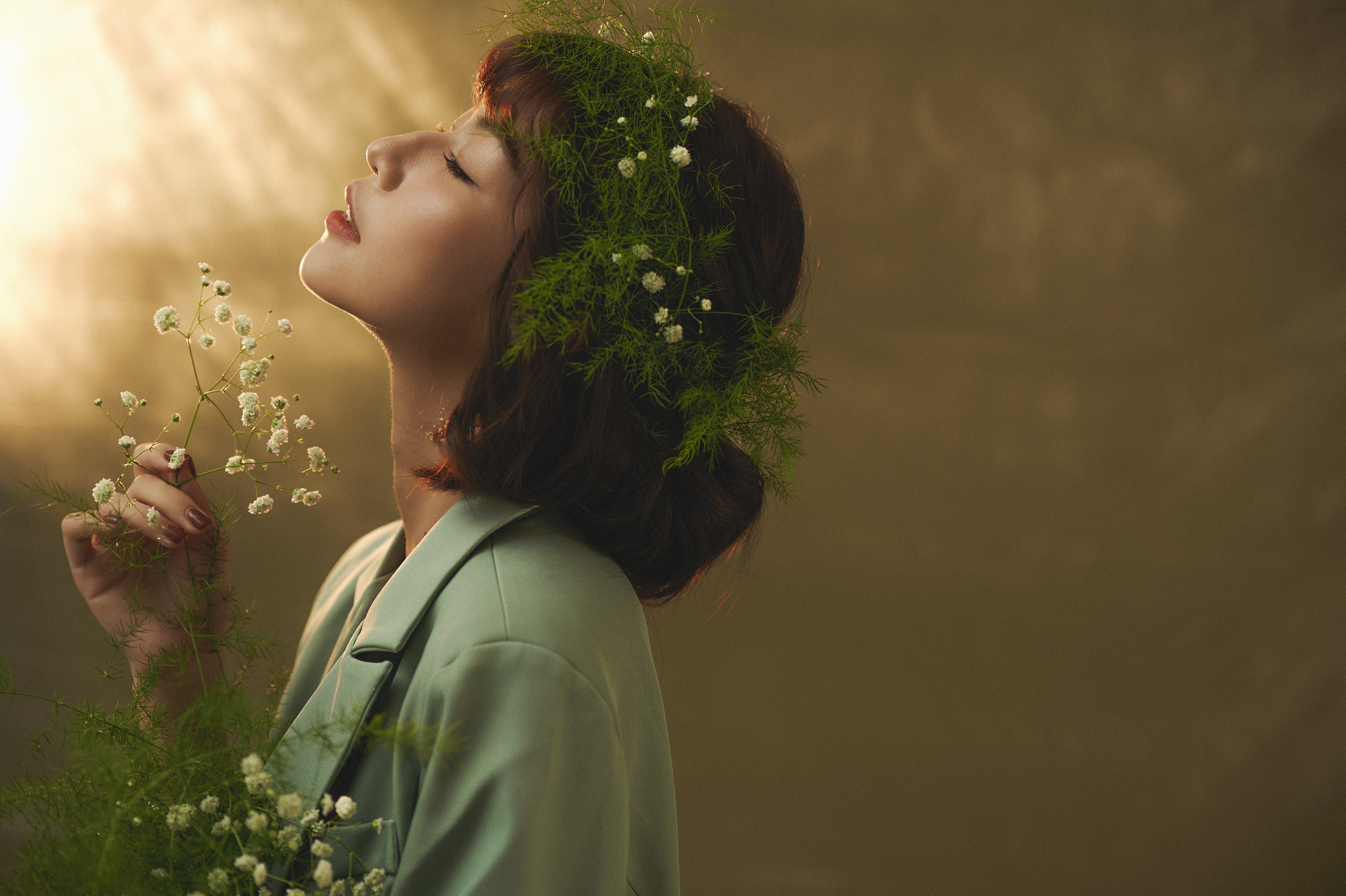 Download Profile Hair Face Woman Mood 4k Ultra HD Wallpaper