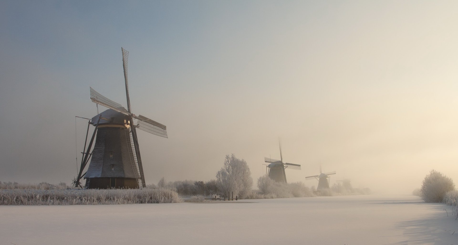 Frosty Windmill HD