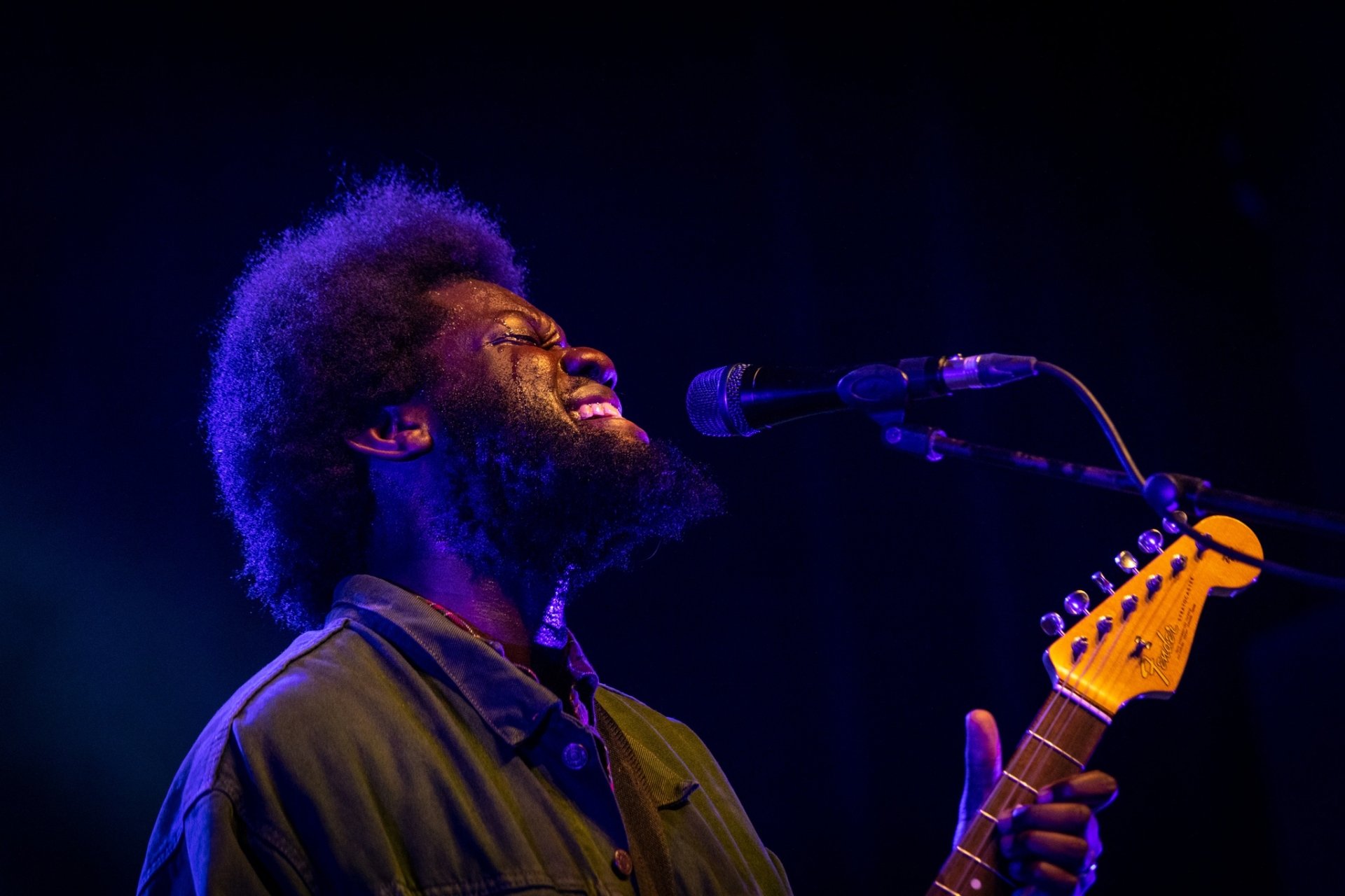 Soulful Music Performance Wallpaper - HD Desktop Background