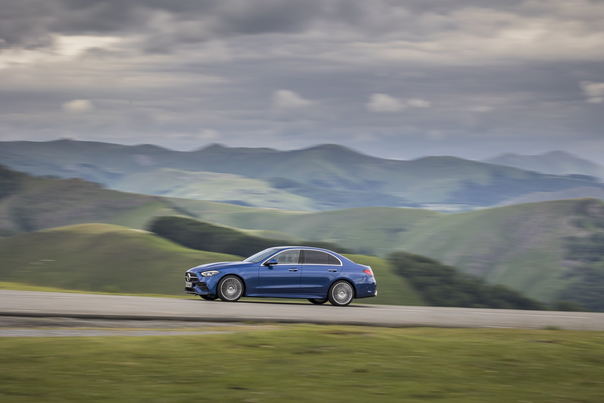 Download Mercedes-Benz Vehicle Mercedes-Benz C-Class 4k Ultra HD Wallpaper