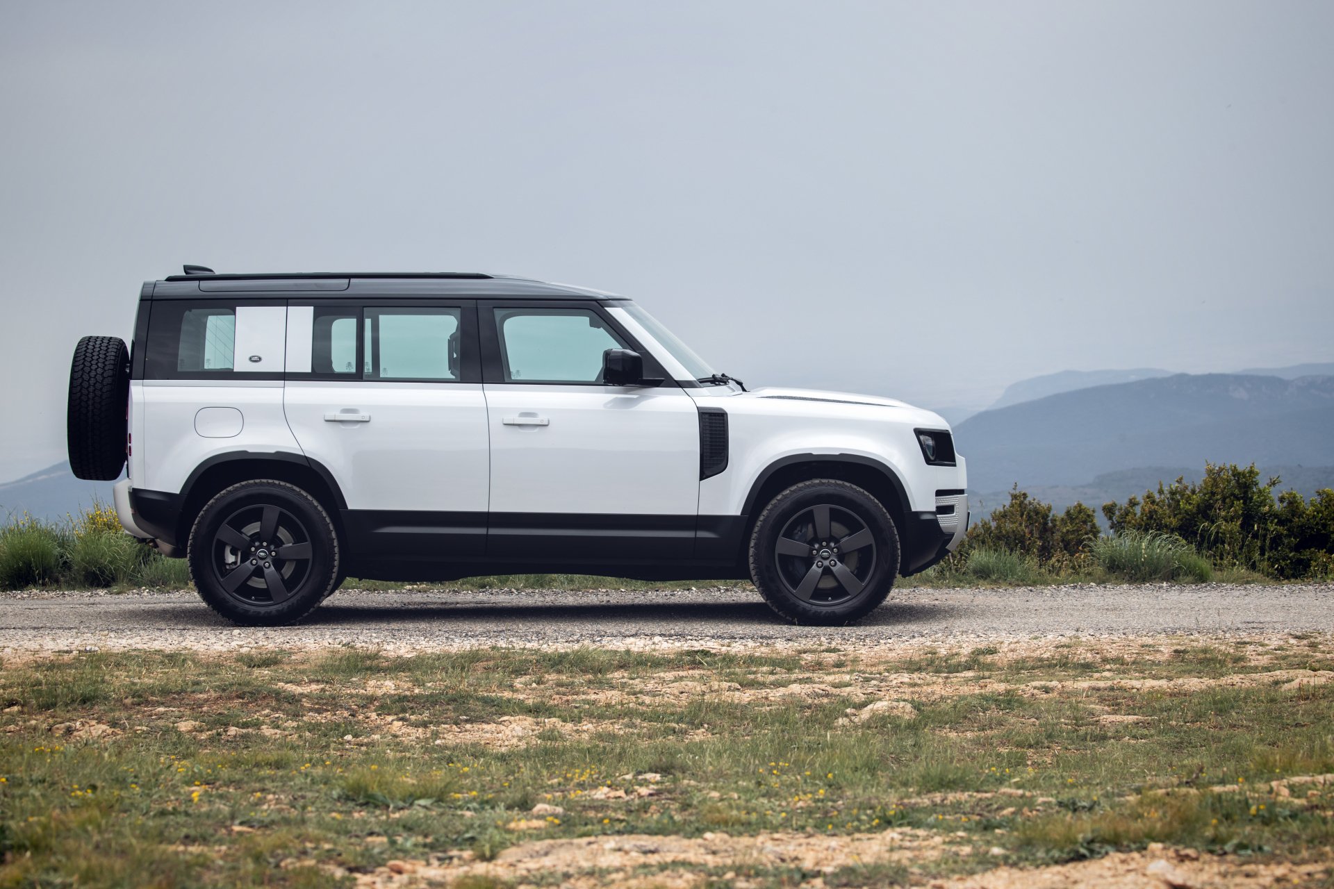 [10+] Land Rover Defender 110 4k Wallpapers