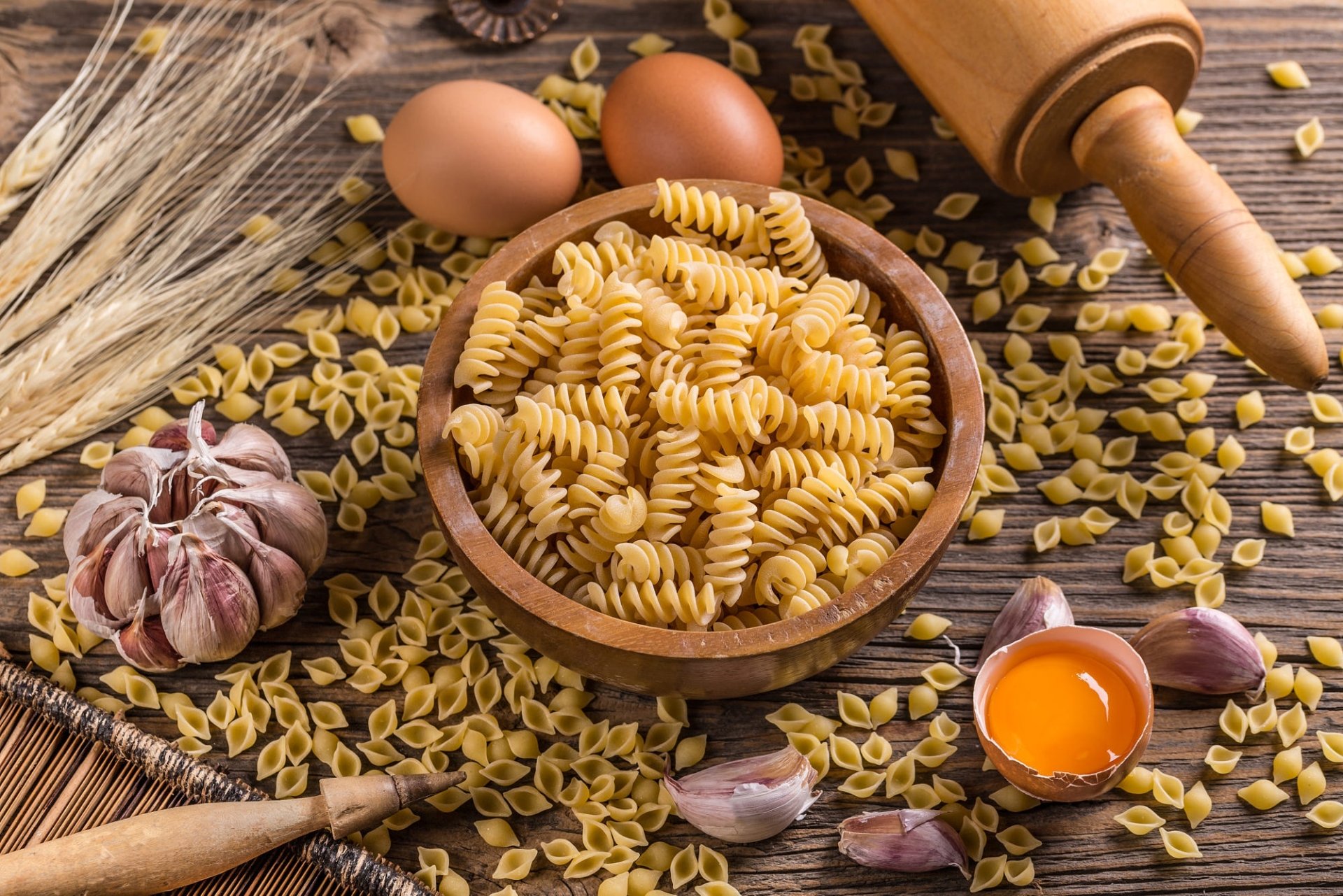 Download Still Life Food Pasta HD Wallpaper | 2000x1334 | Wallpaper Abyss