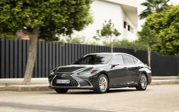 [30+] Lexus ES 300H Wallpapers