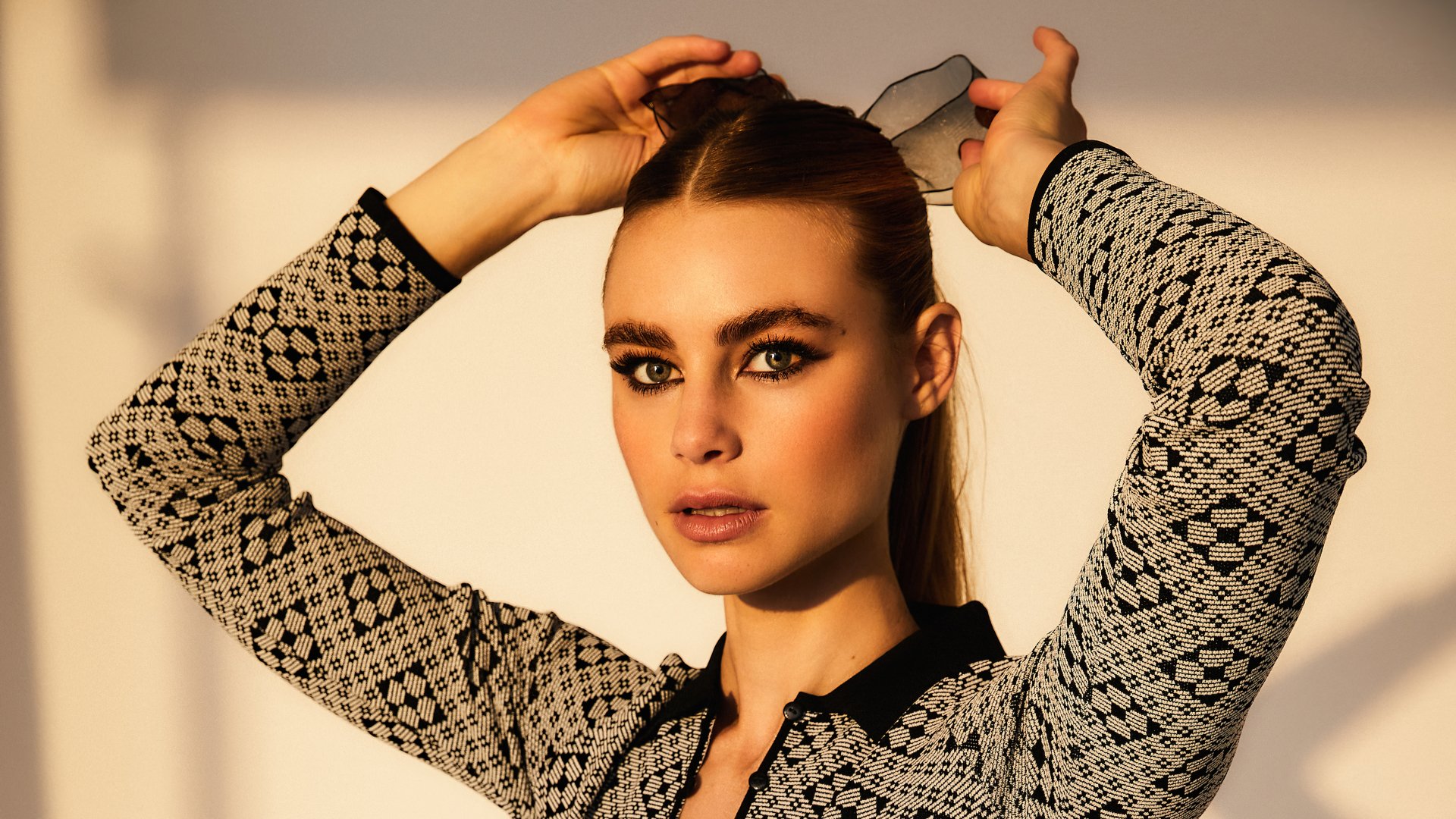Download Celebrity Lucy Fry 4k Ultra Hd Wallpaper