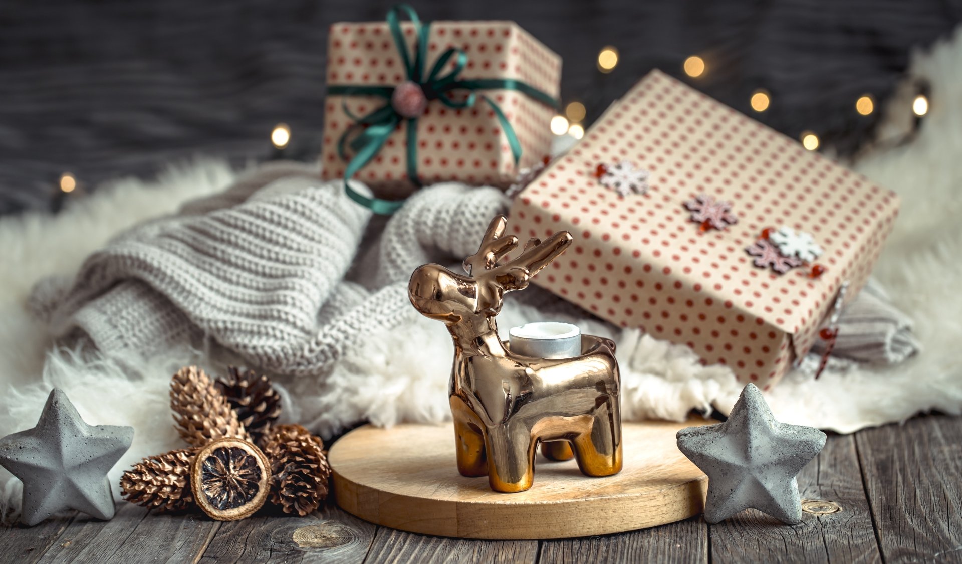 Download Christmas Ornaments Gift Holiday Christmas 4k Ultra HD Wallpaper