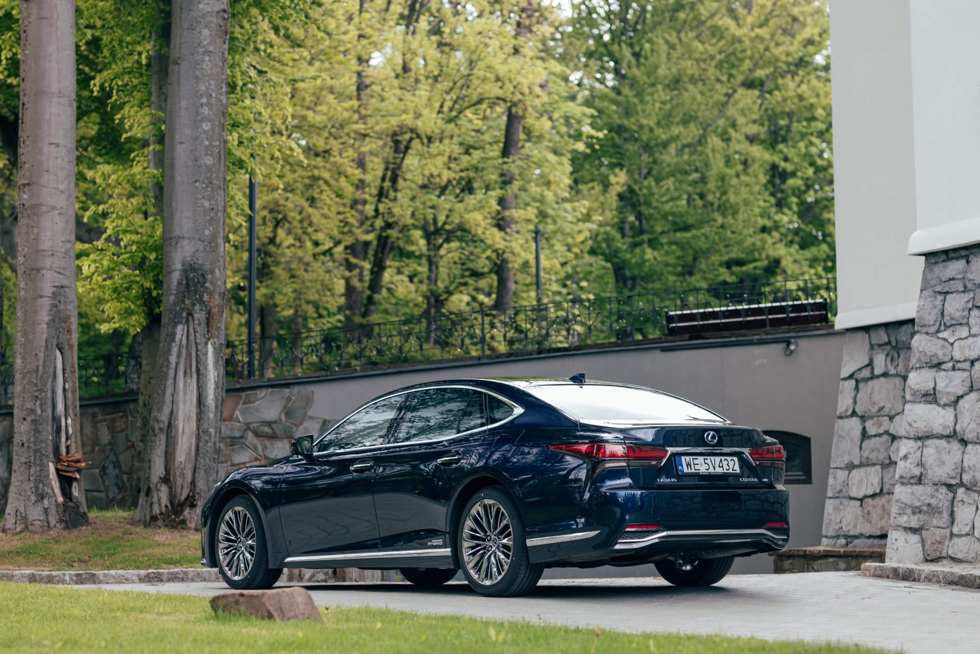 Download Vehicle Lexus LS 500H 4k Ultra HD Wallpaper