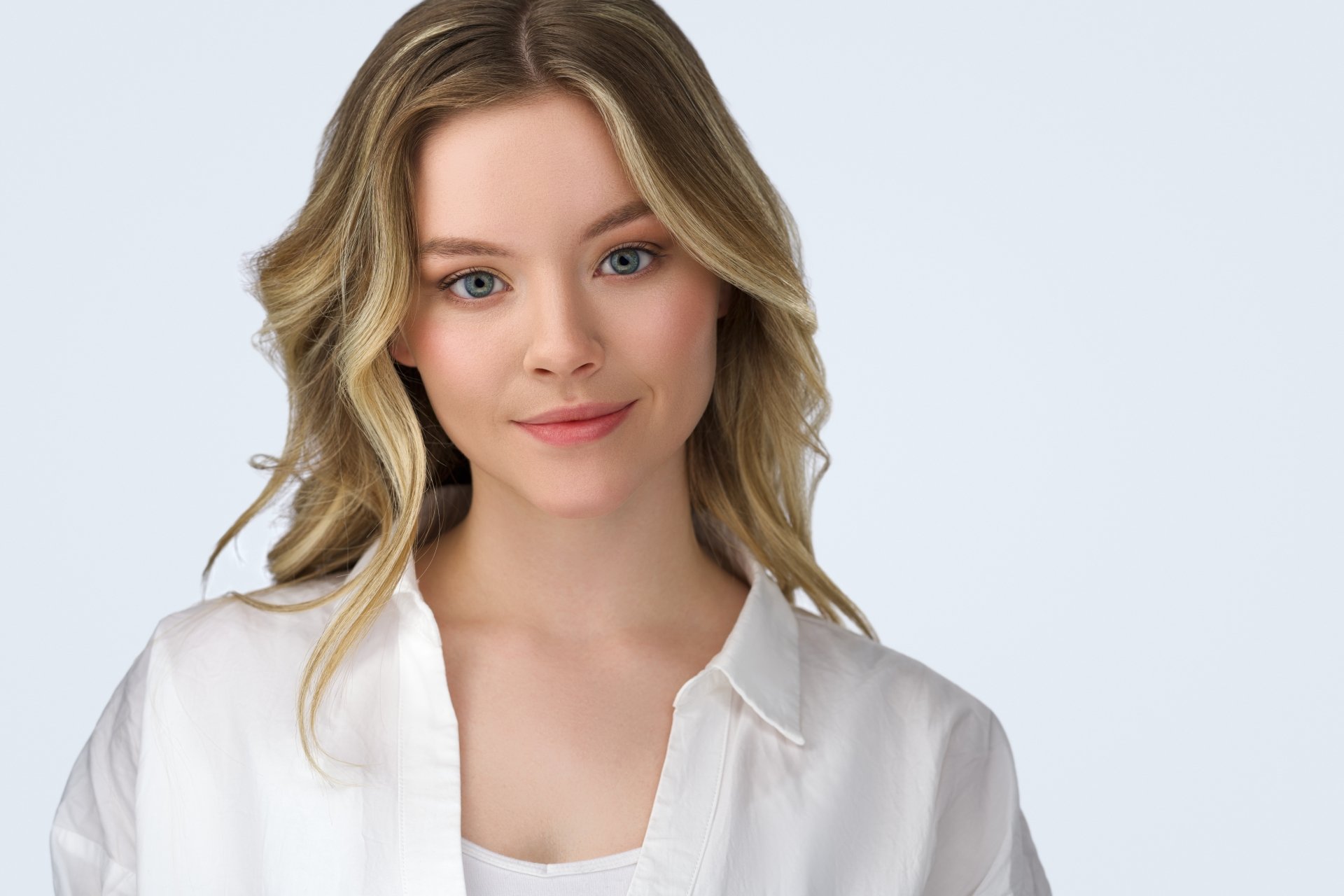 Radiant Model — 8K Ultra HD Wallpaper