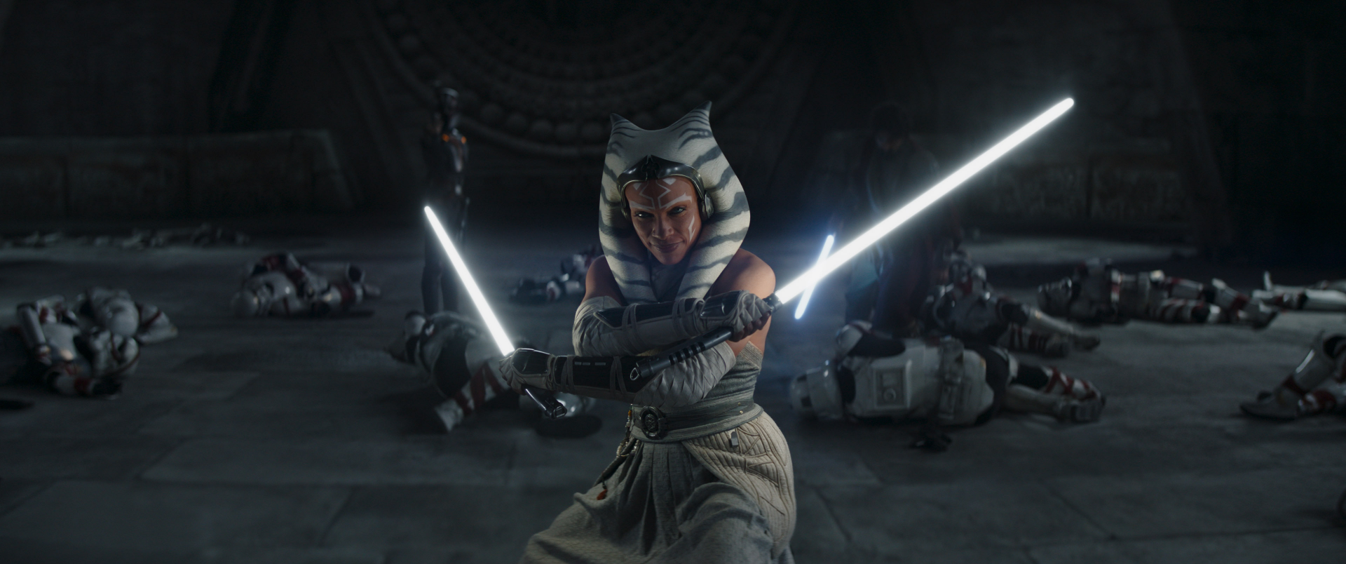 Ahsoka Tano HD Wallpaper: Dual Lightsabers in Action