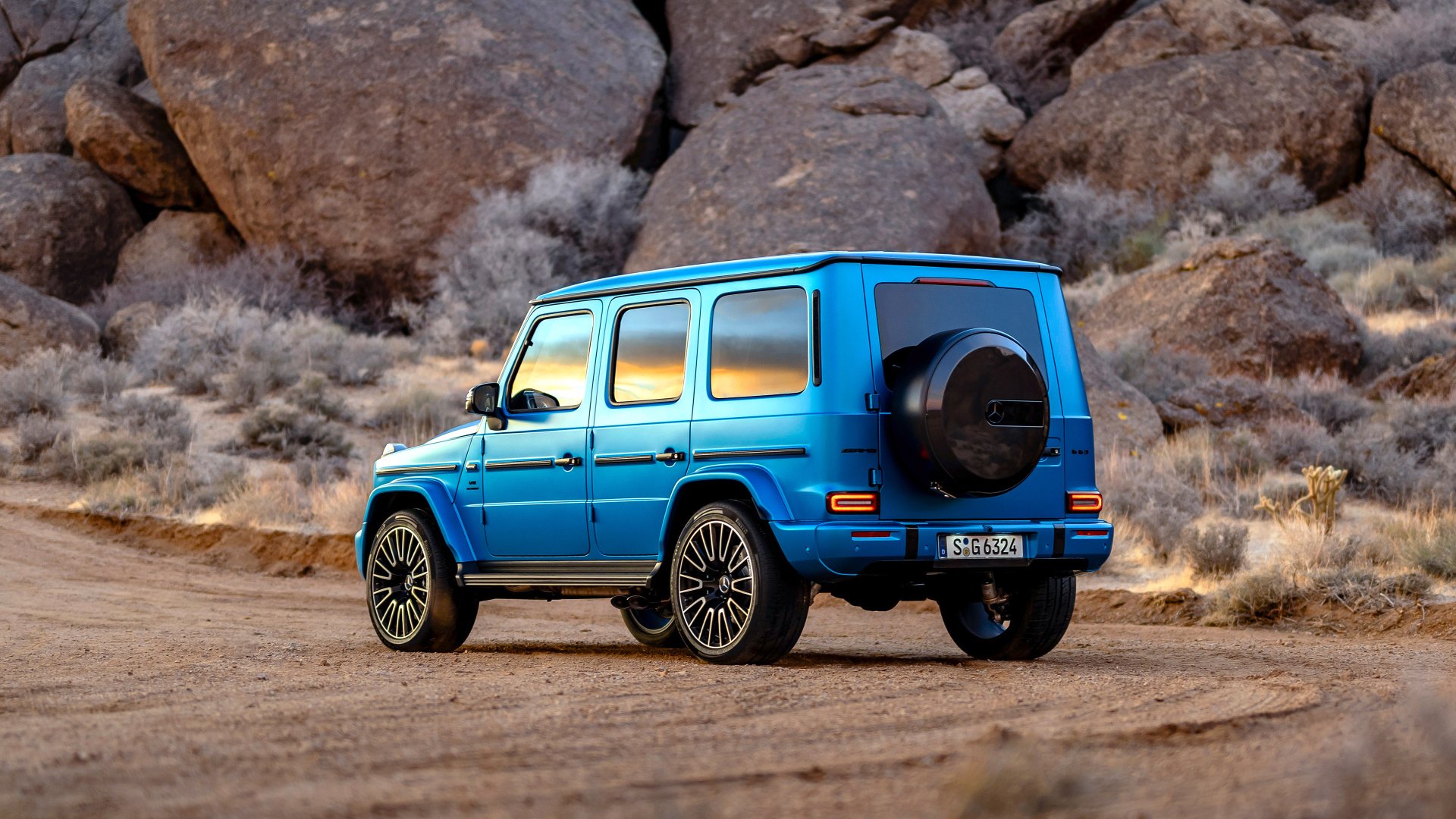 Blue Mercedes-AMG G63 SUV - High Definition Car Wallpaper