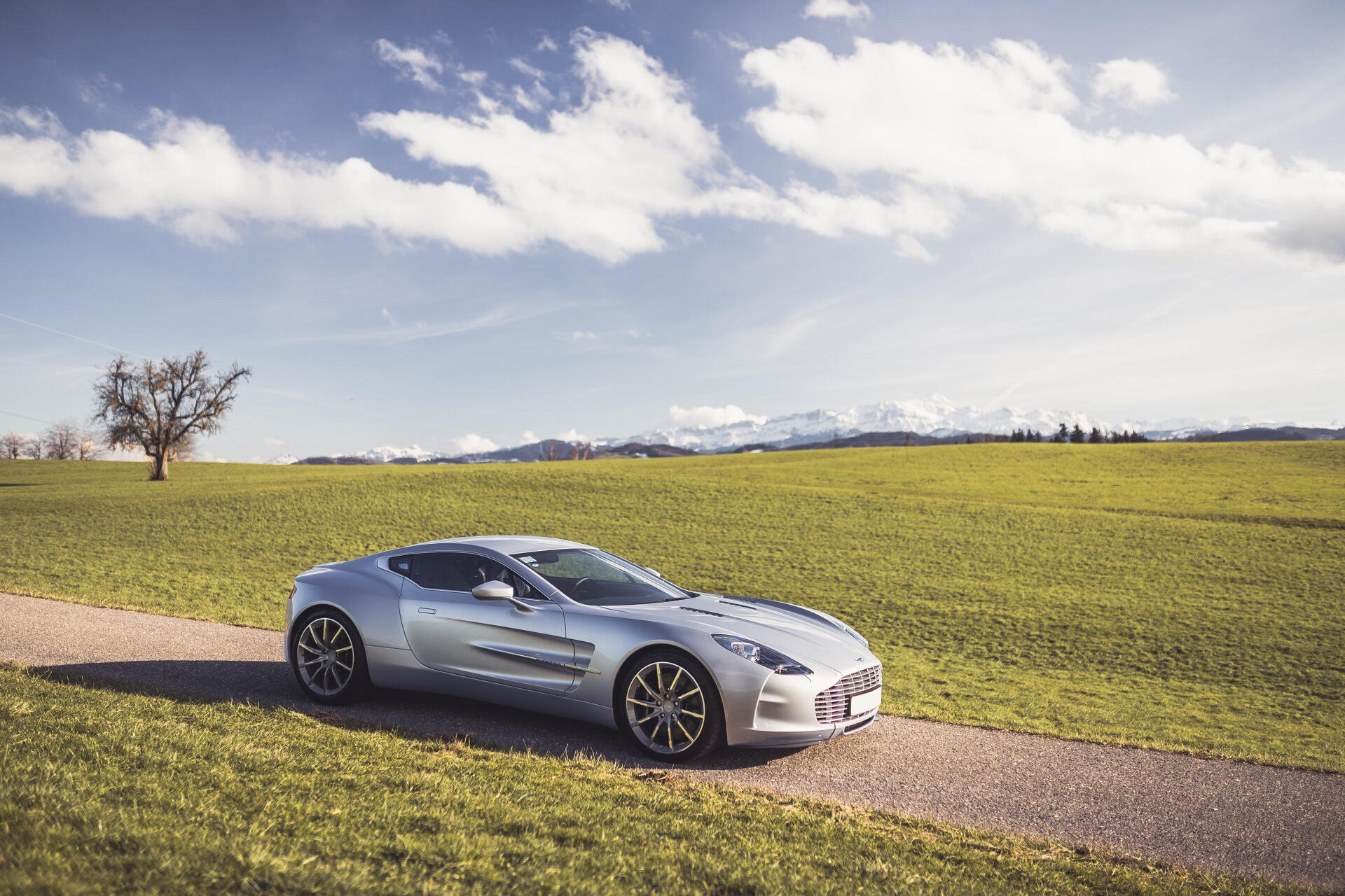 Download Aston Martin One-77 Car 4k Ultra HD Wallpaper