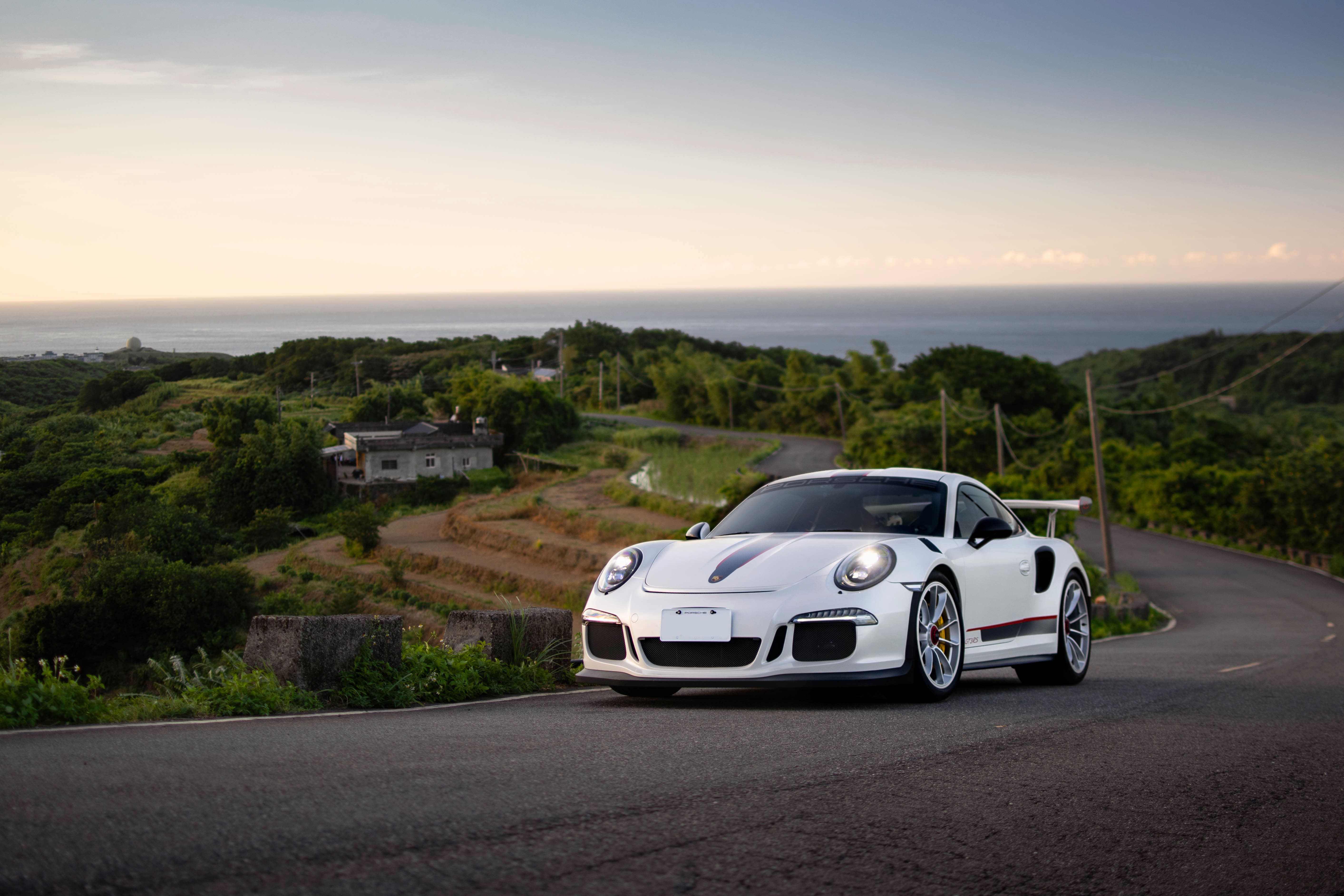 Download Car Porsche 4k Ultra HD Wallpaper