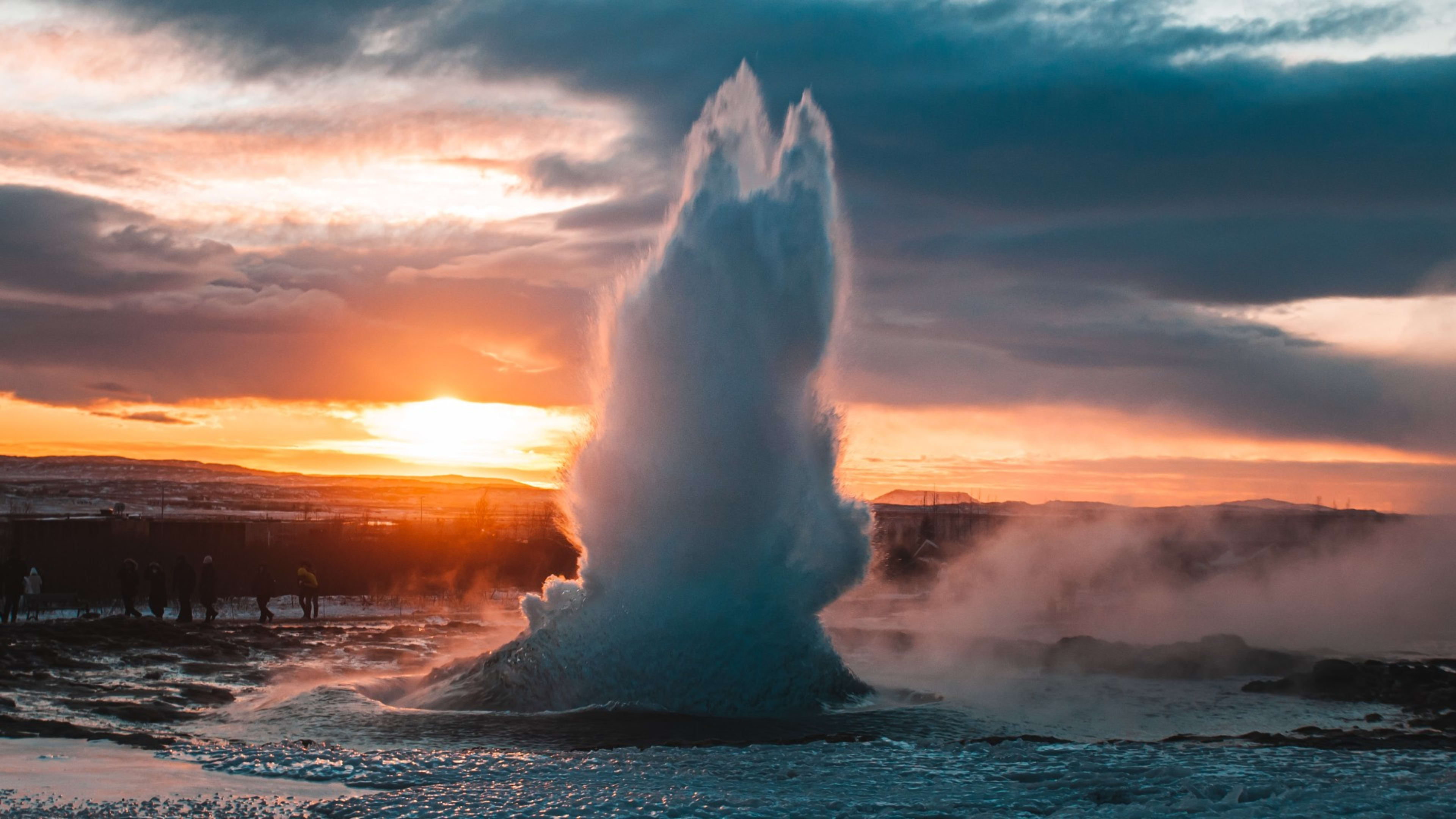 Strokkur Geyser: A Stunning 4K Ultra HD Wallpaper from Iceland's ...