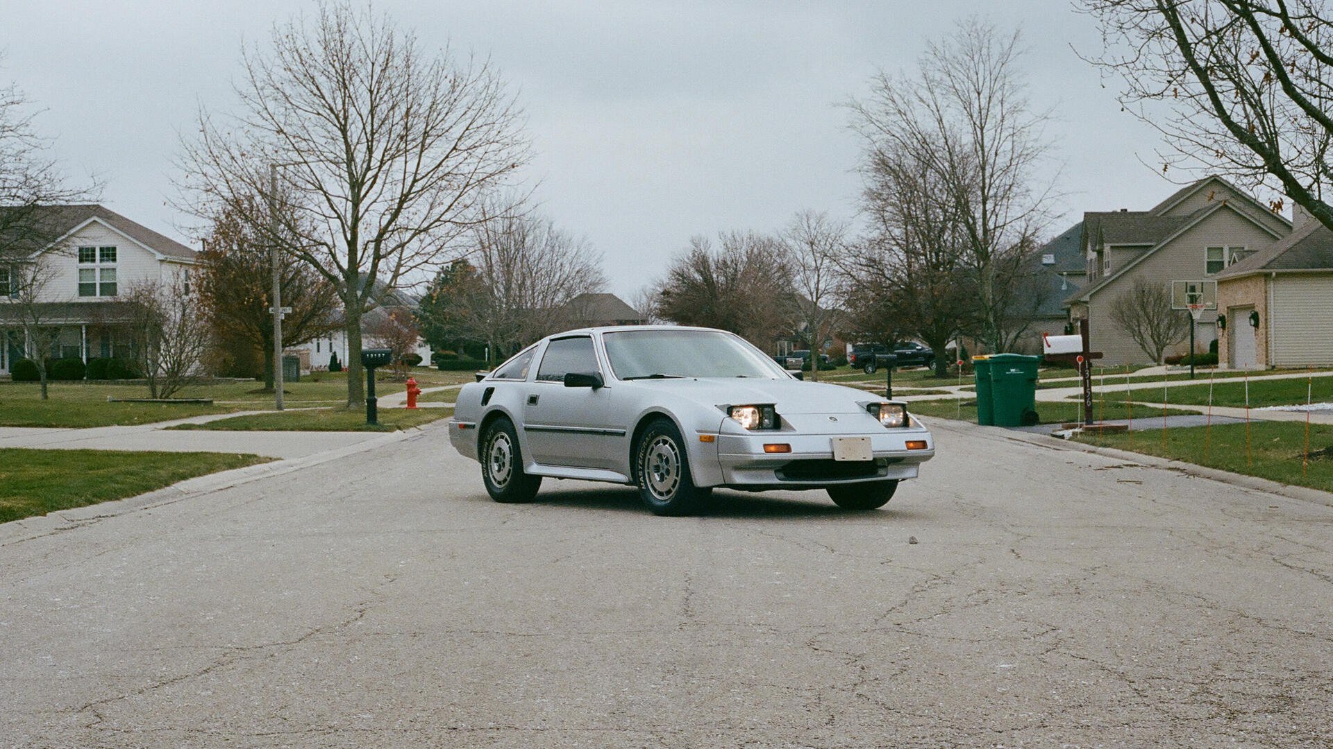 Retro Nissan 300ZX — Vintage HD Car Wallpaper
