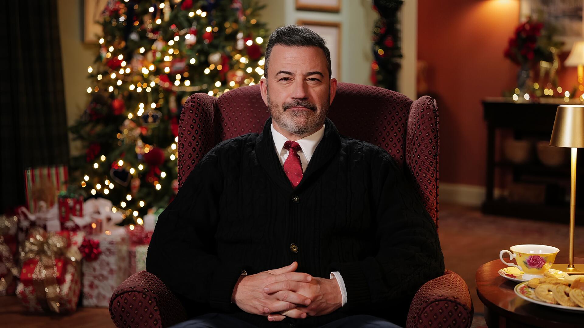 Cozy Holiday Portrait — Celebrity Comedian & Late-Night Host (HD Wallpaper)