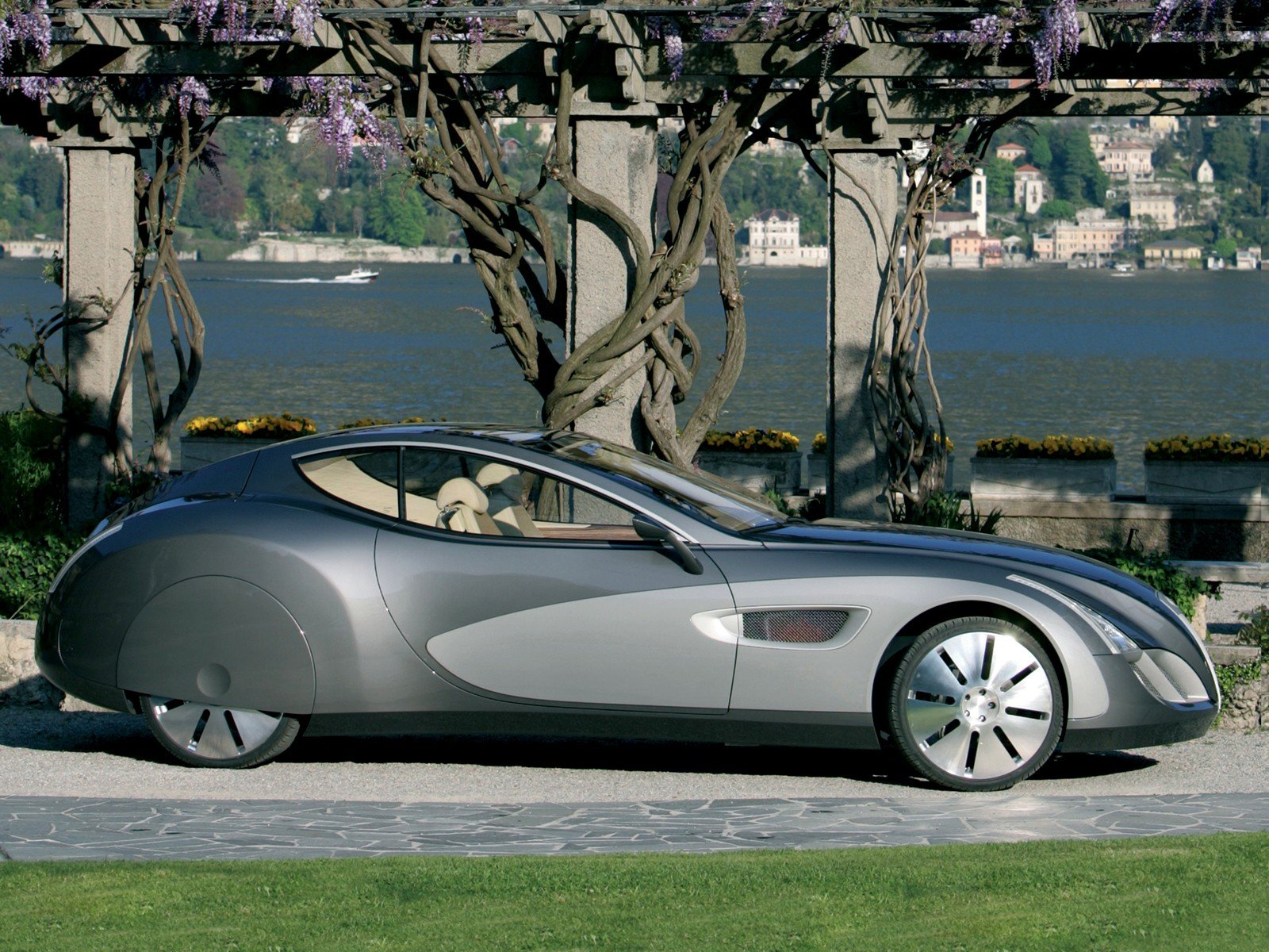 Download Vehicle Car Wallpaper