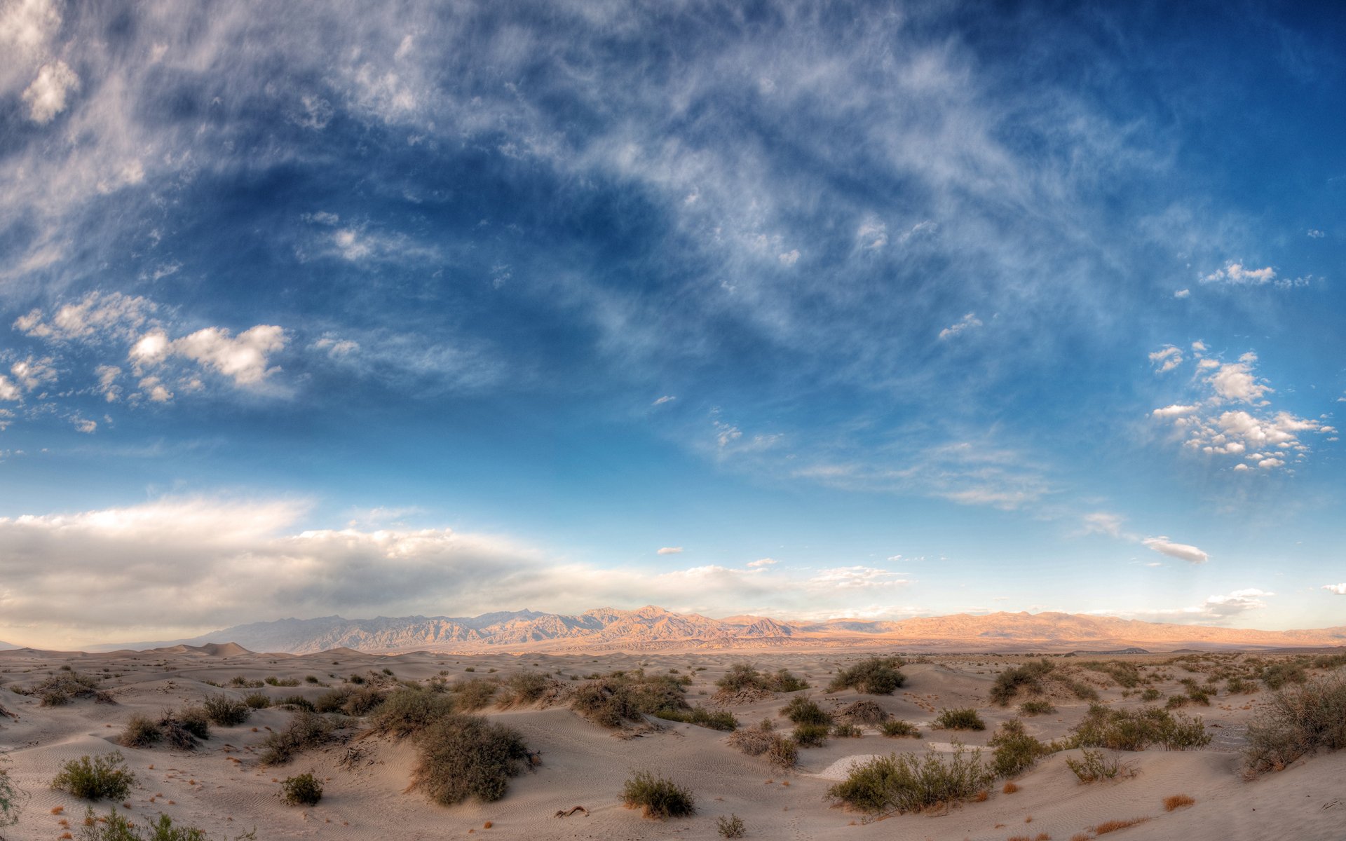 Desert Dreams: Stunning Sky and Cloudscape HD Wallpaper
