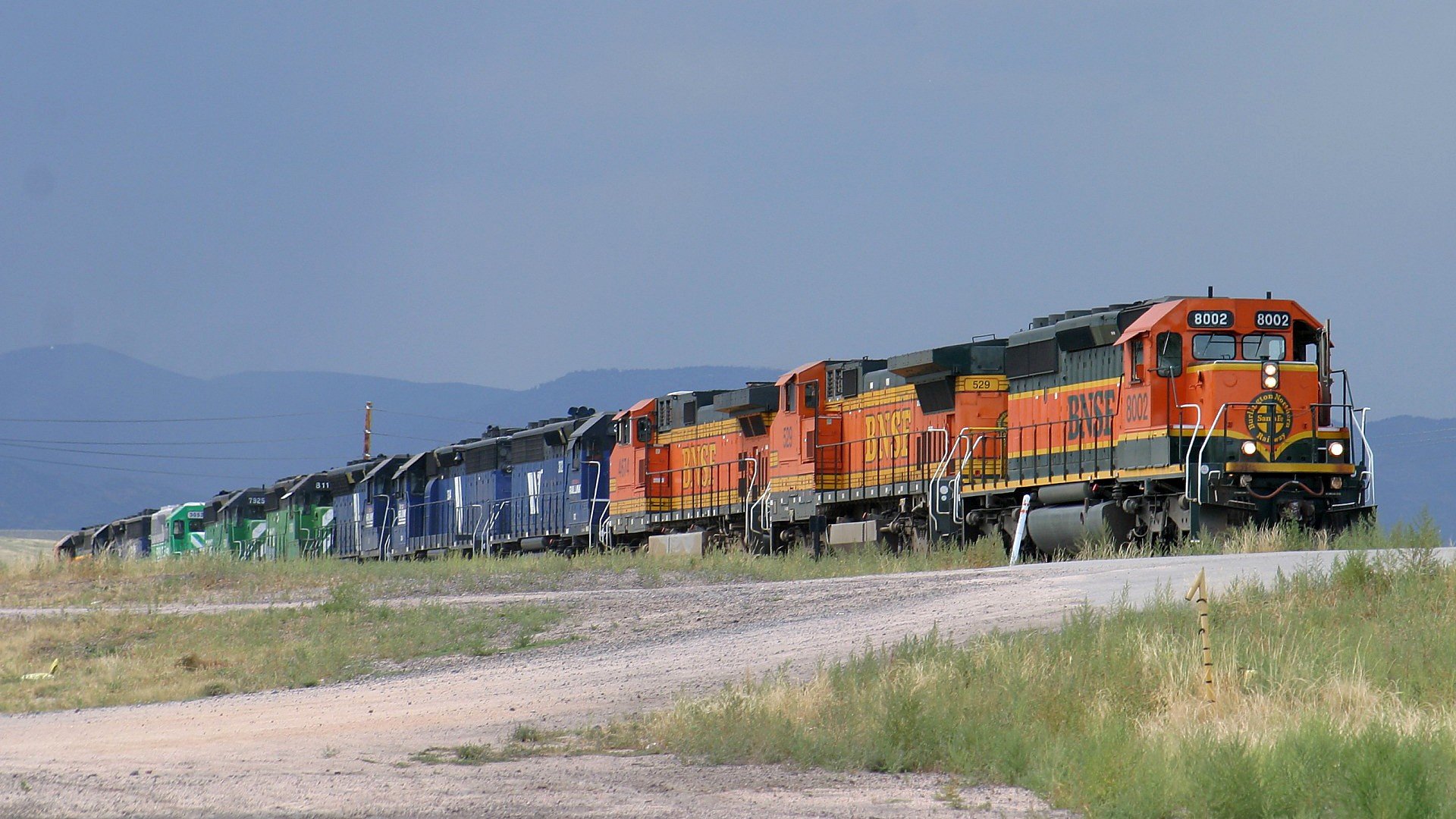 HD Train Journey: Powerful Locomotives on the Open Track Wallpaper ...