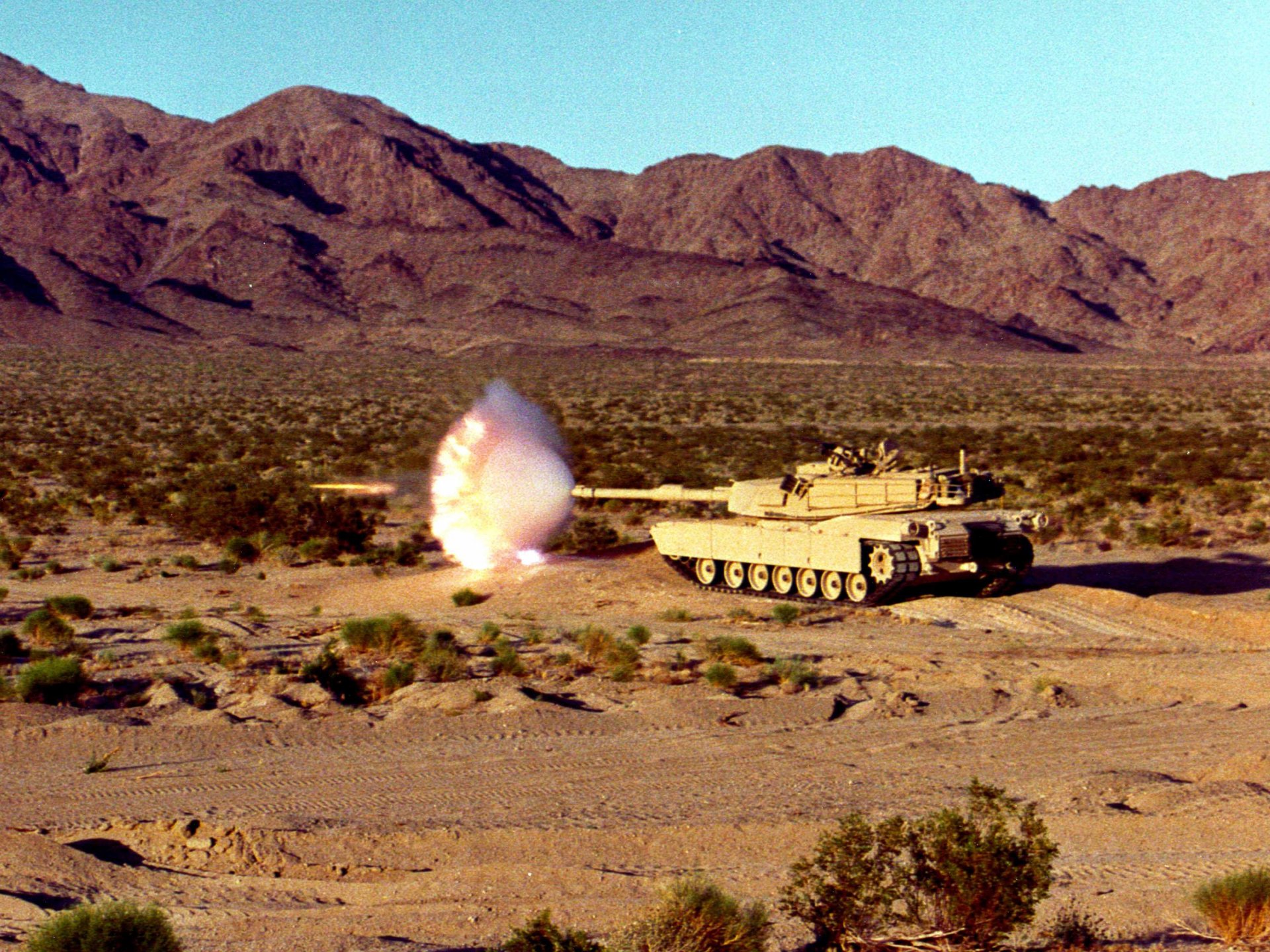 HD Military Tank in Action: Desert Warfare Power
