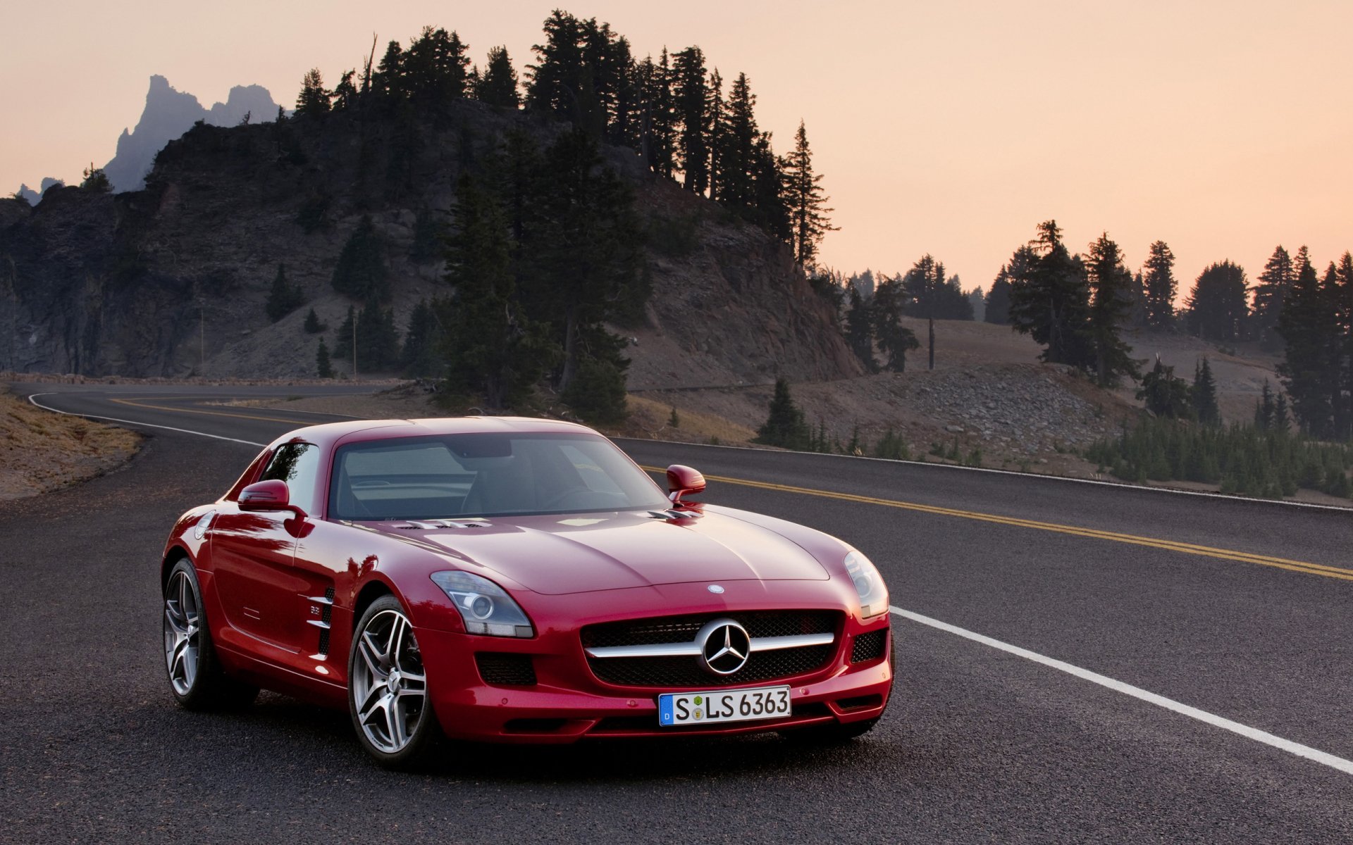 Download Vehicle Mercedes HD Wallpaper