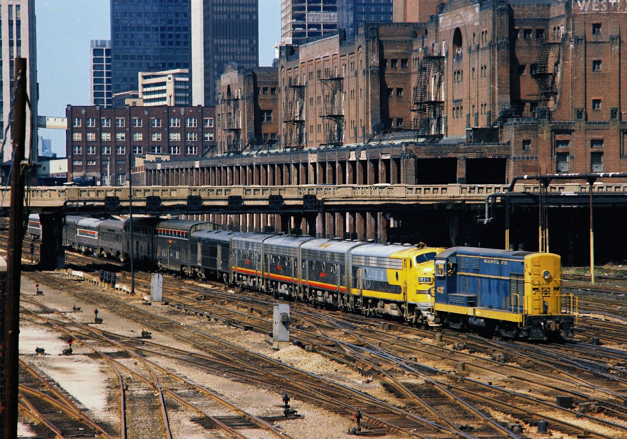 Download Vehicle Train HD Wallpaper