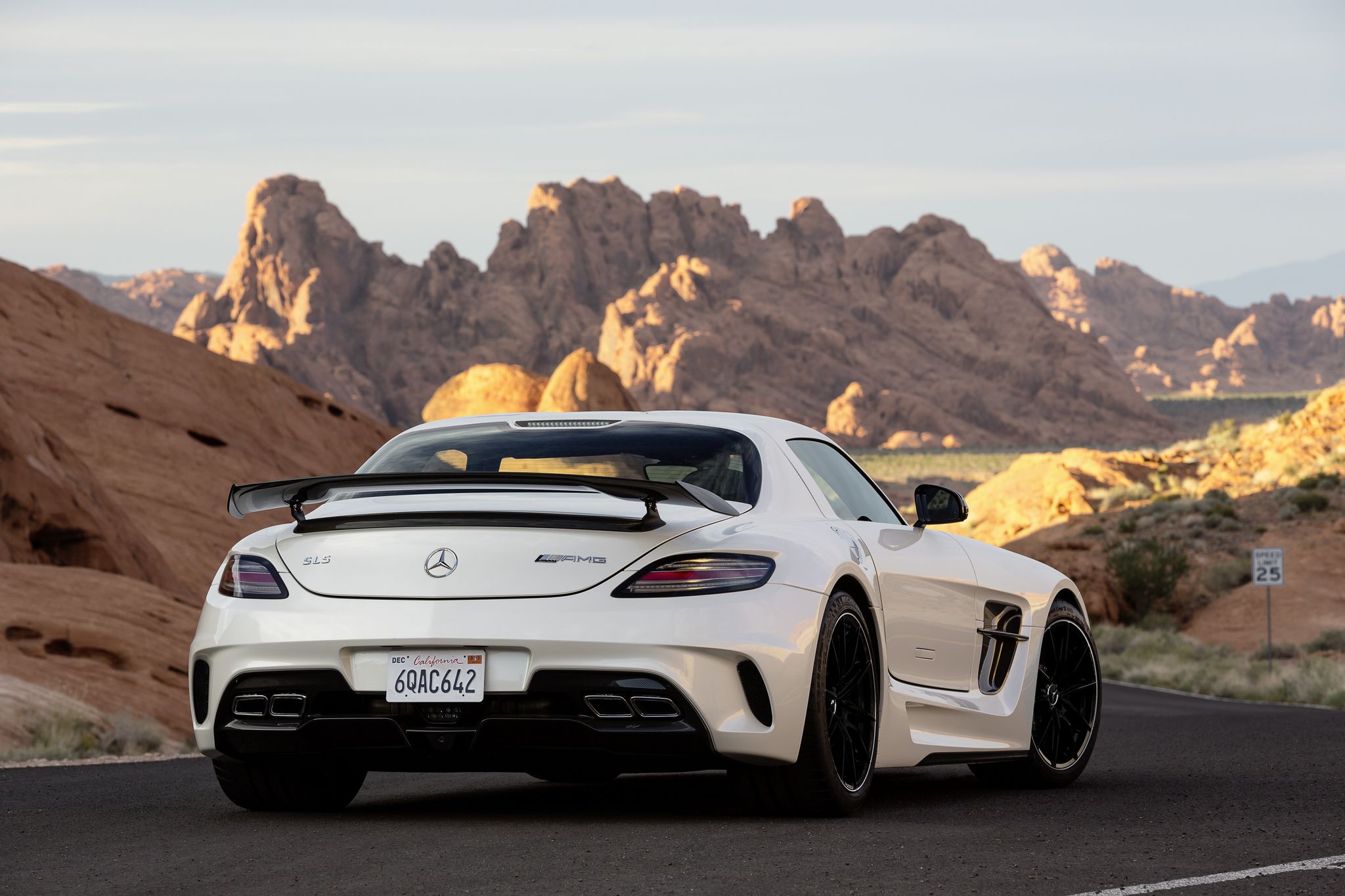 Download Vehicle Mercedes HD Wallpaper