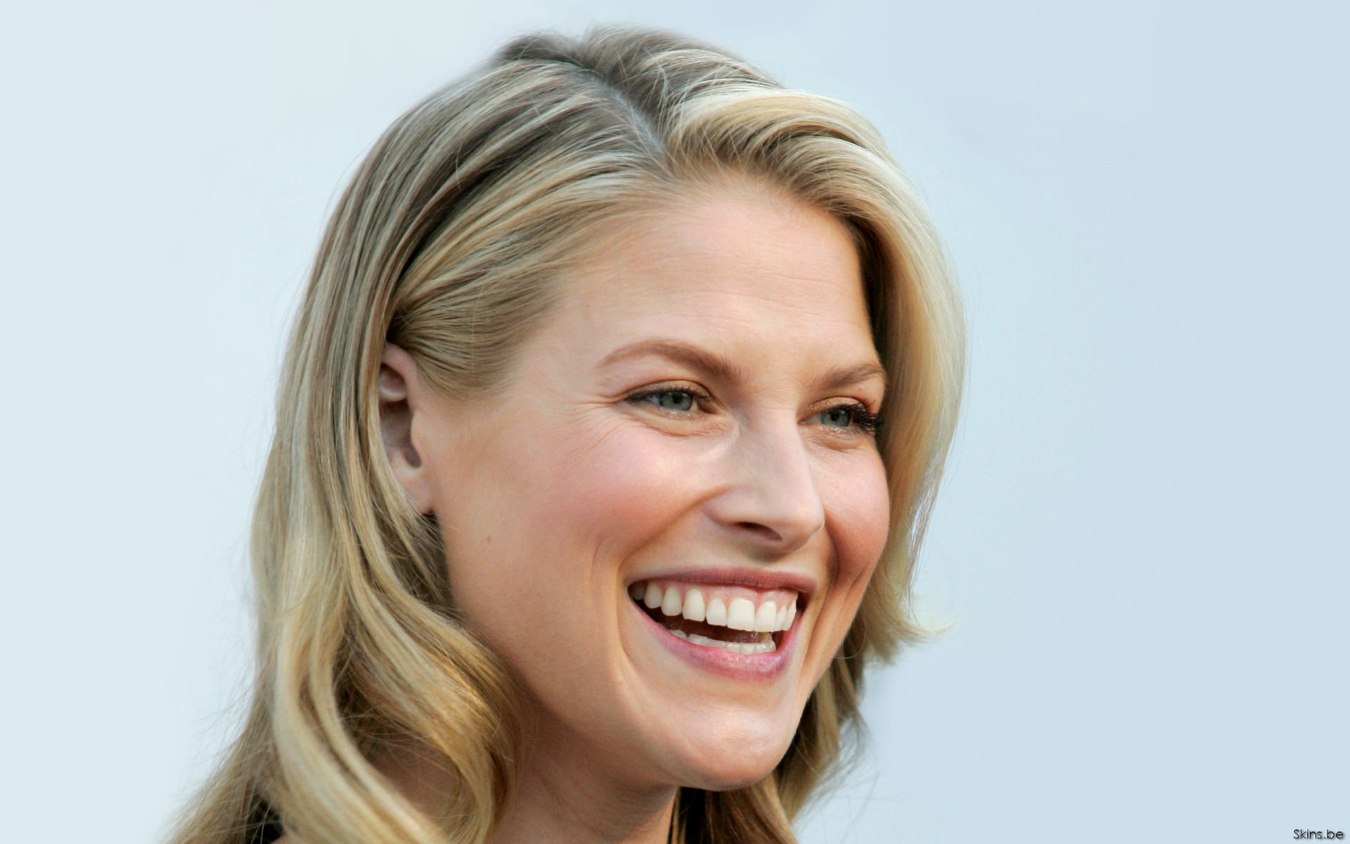Download Celebrity Ali Larter HD Wallpaper