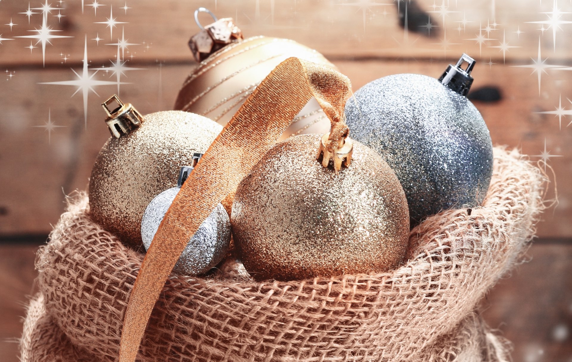 Festive Holiday Sparkle: HD Christmas Ornament Delight