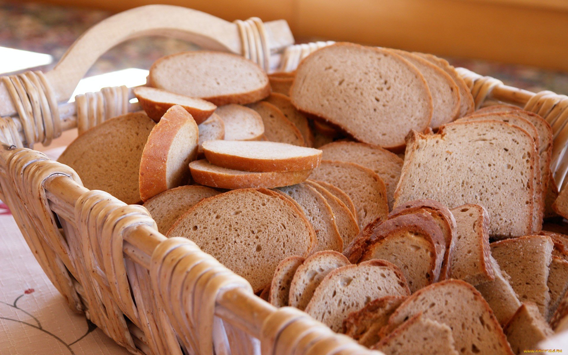 Delicious Bread Basket HD Wallpaper – Freshly Sliced Goodness