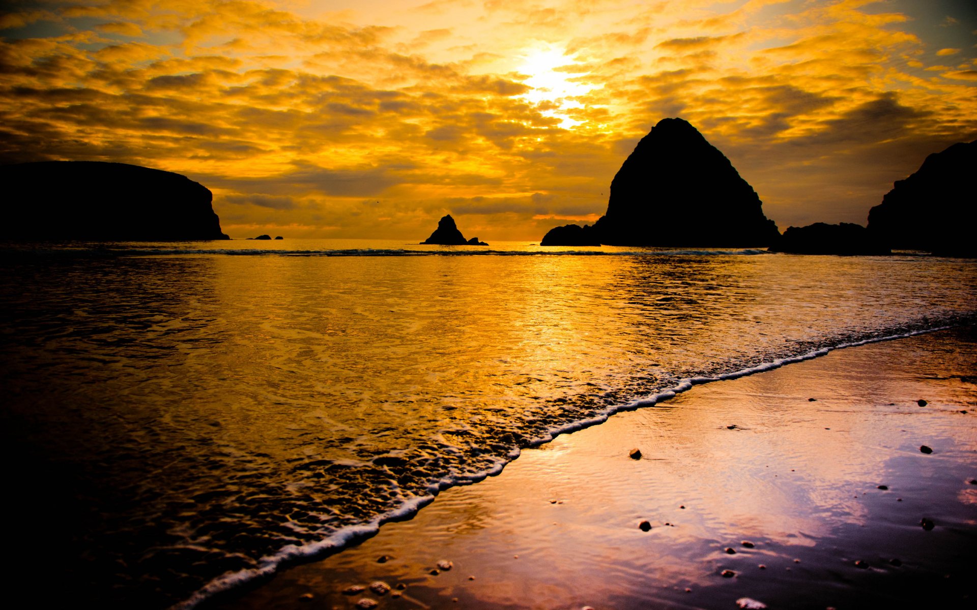 Sunset Serenity Beach — 2K Quad HD Wallpaper | 2560x1600 | Wallpaper Abyss