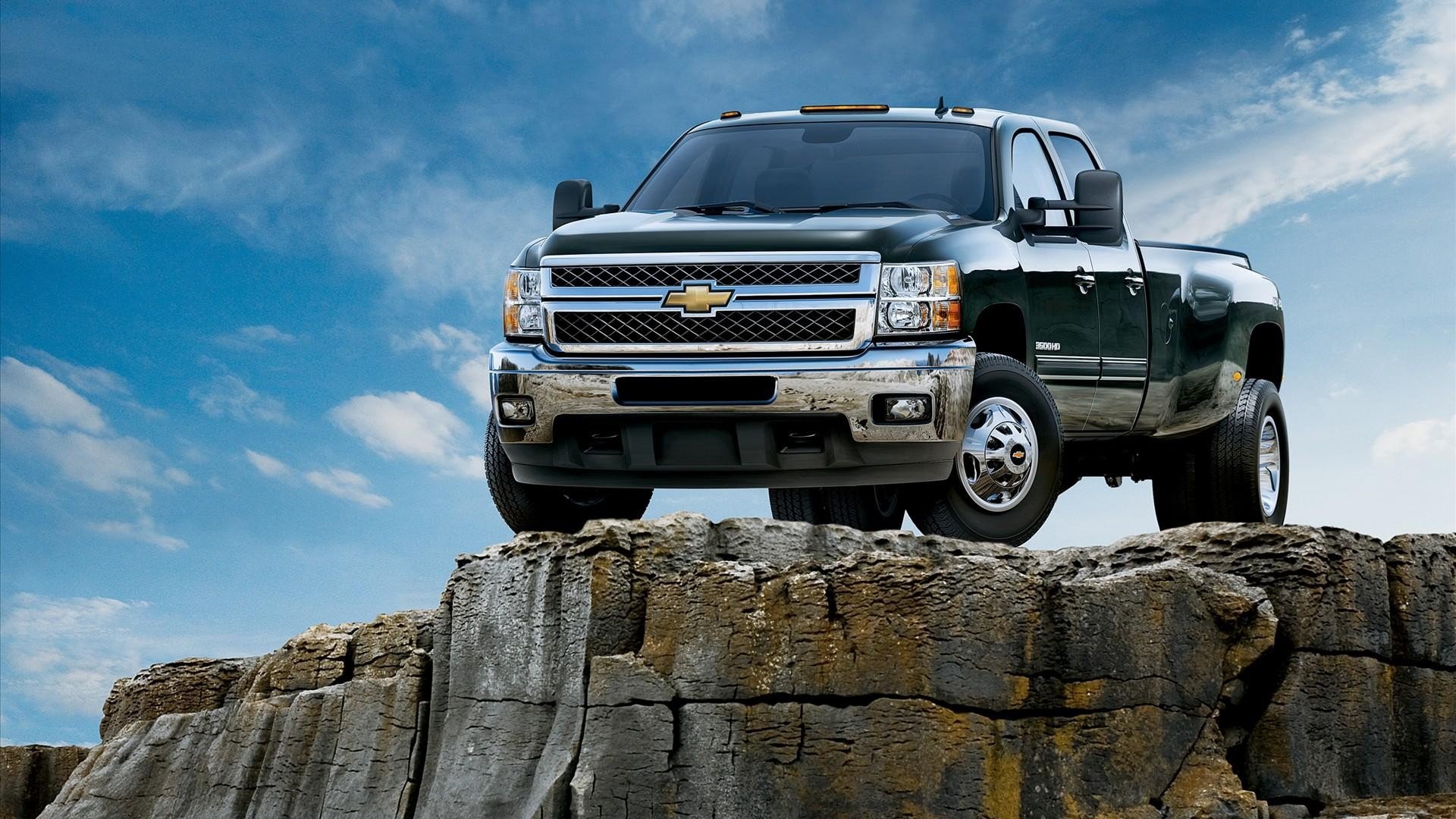Chevrolet Silverado 3500 HD: Rugged Power in Stunning HD Wallpaper