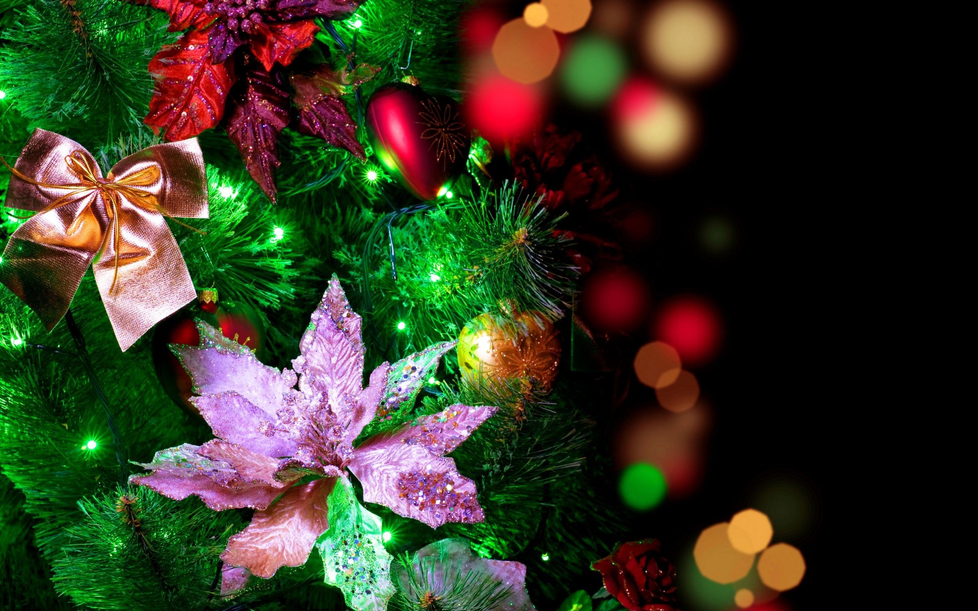 Festive Cheer: HD Wallpaper of Christmas Ornaments