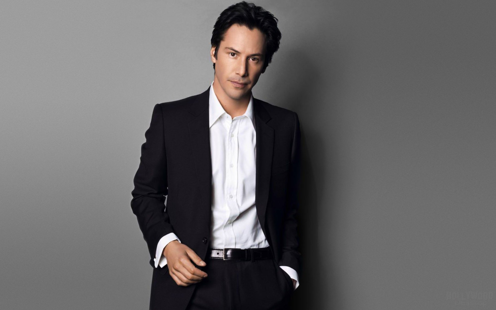 Keanu Reeves Stunning HD Celebrity Wallpaper Showcase