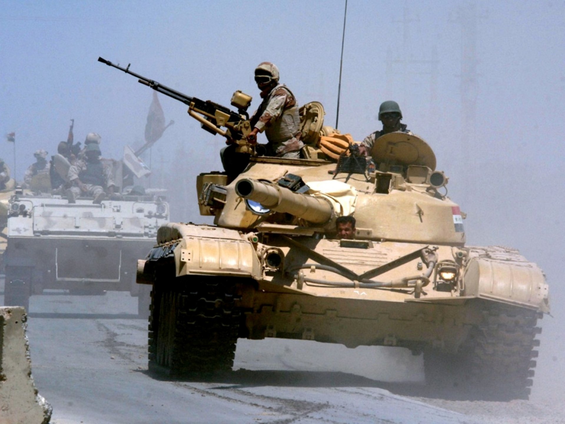 Armored Advance — 2K Quad HD Military Tank Wallpaper | 2560x1921 ...