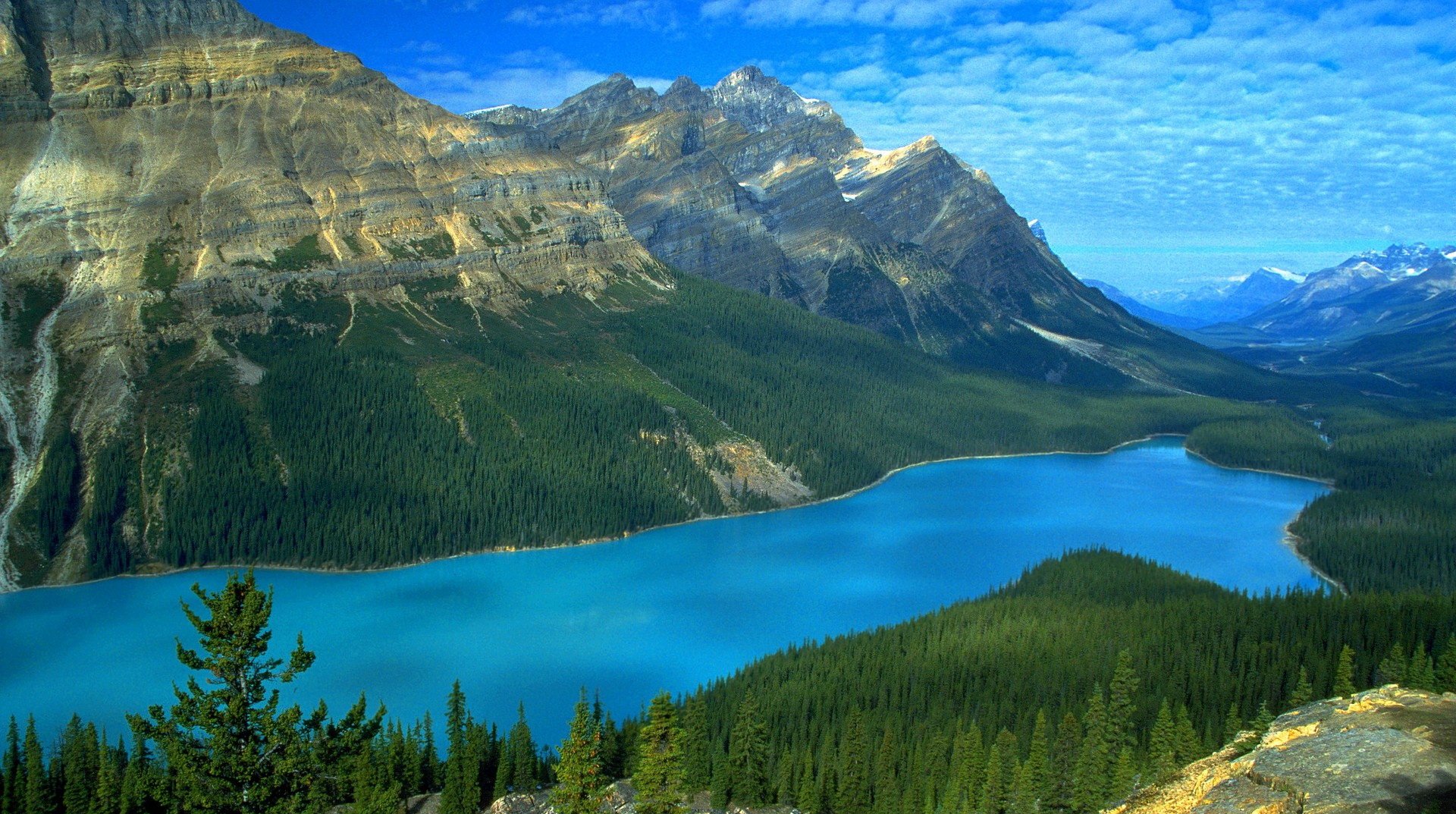 Stunning HD Nature Landscape: Majestic Mountains & Crystal Blue Lake ...