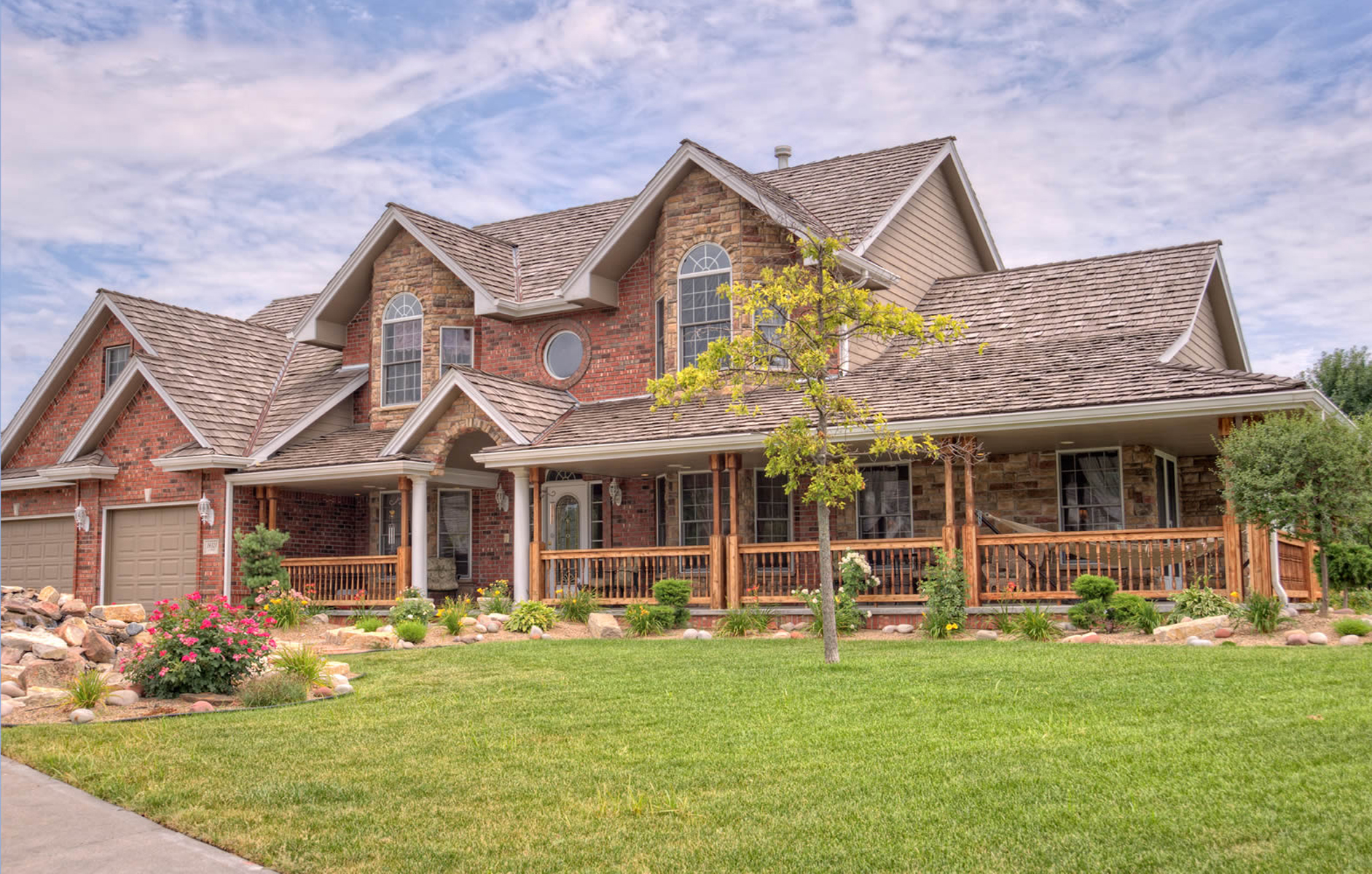 Download Man Made House Wallpaper