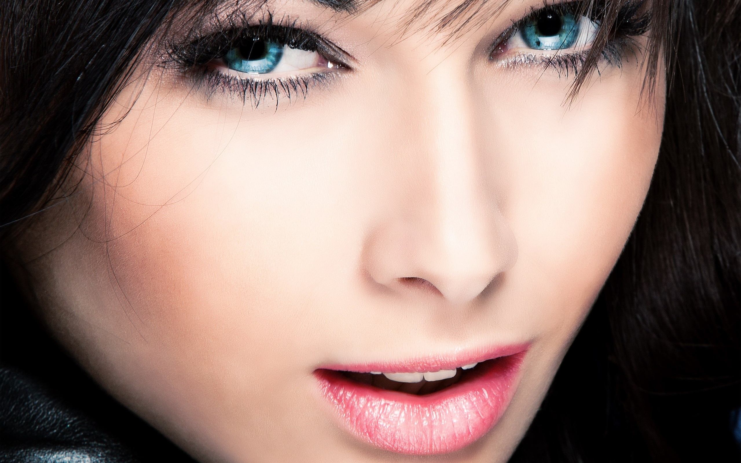 Download Woman Face HD Wallpaper