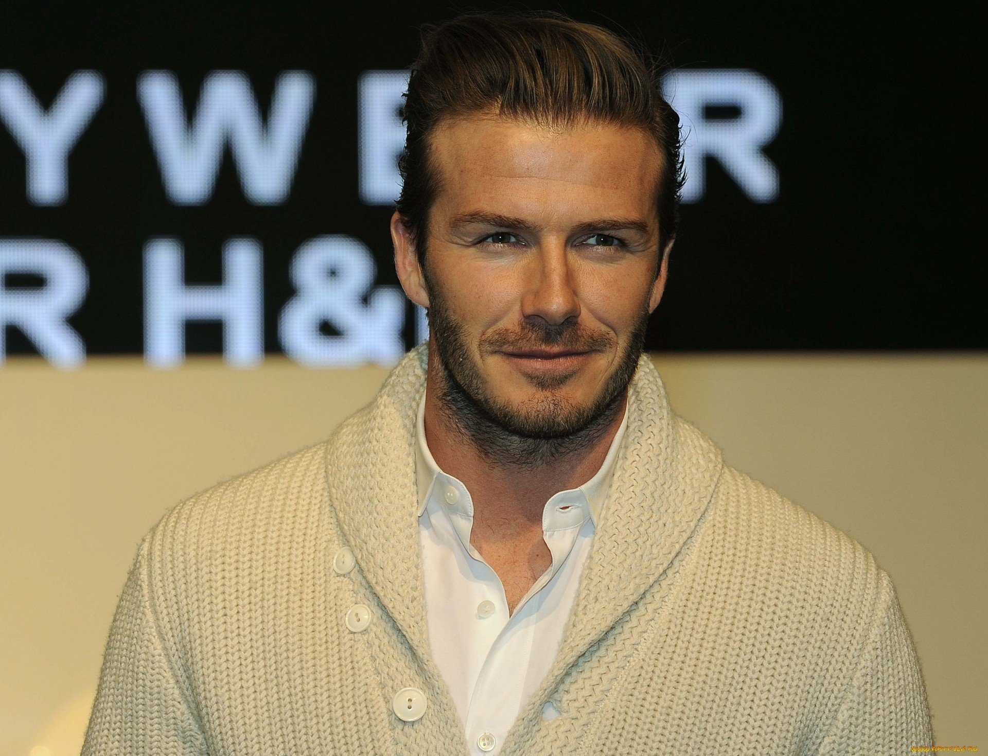 David Beckham HD Wallpaper: A Sports Icon