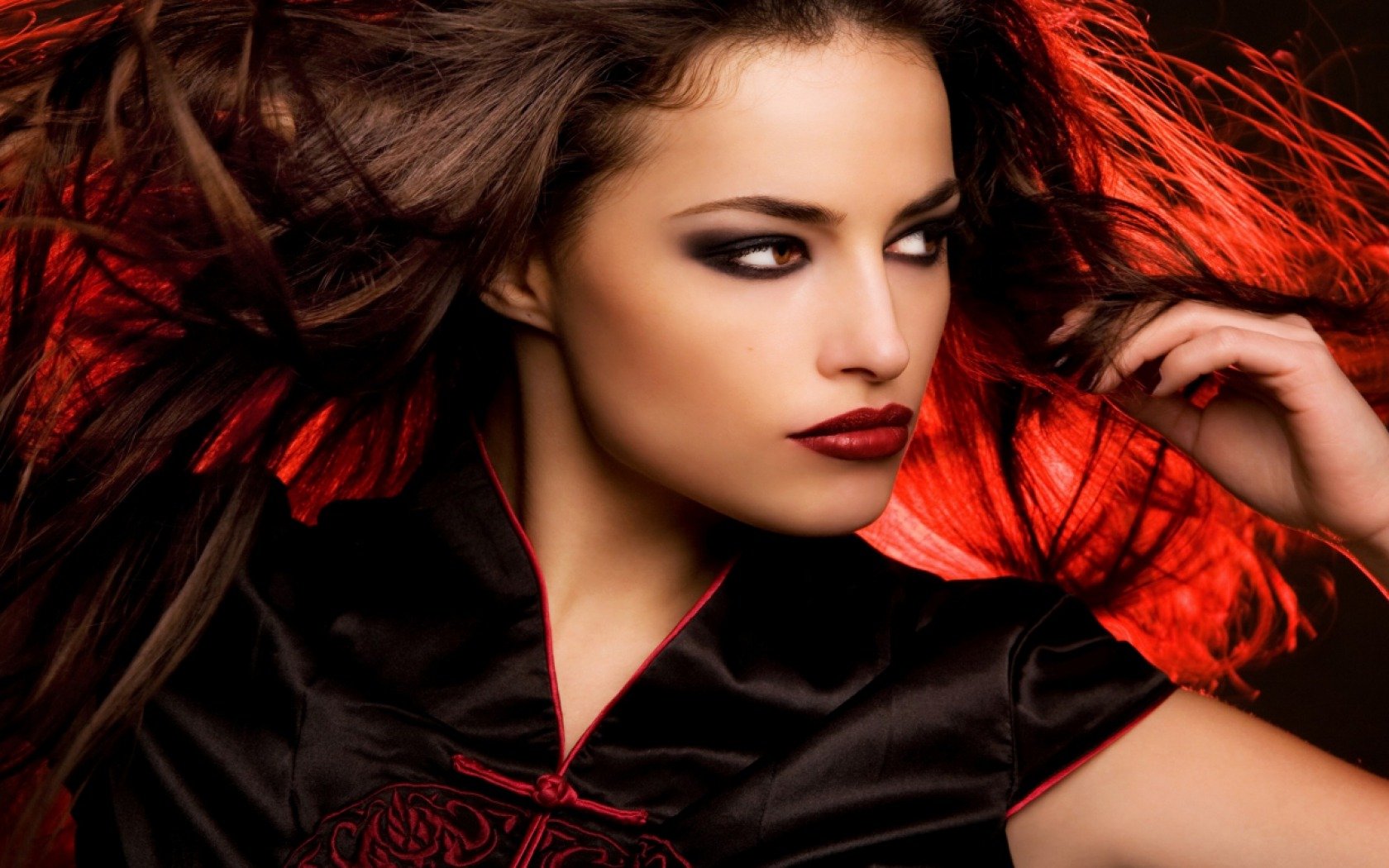 Download Woman Model Wallpaper