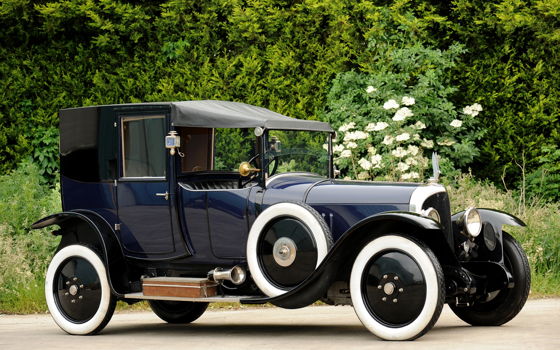Download Vehicle Voisin HD Wallpaper