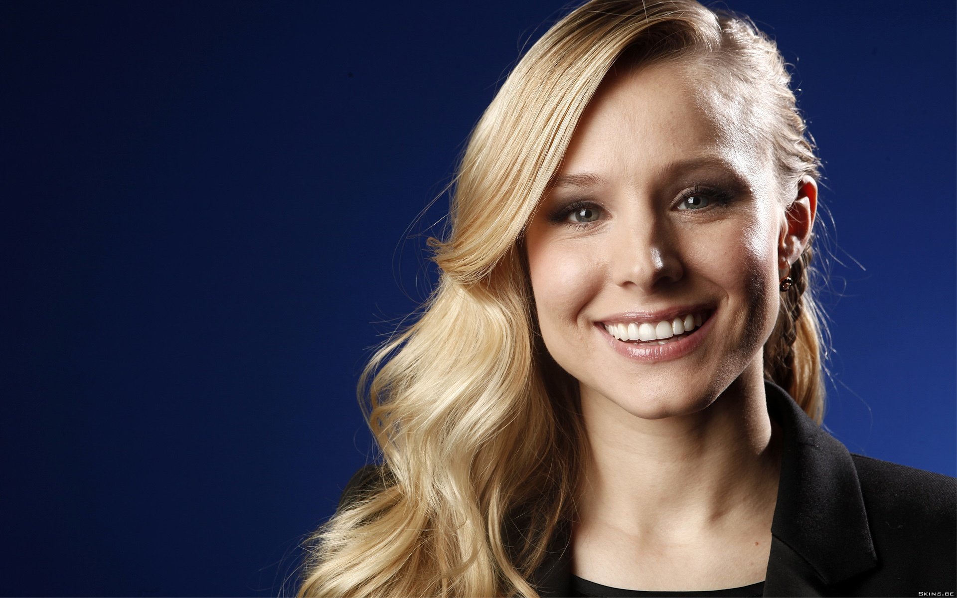 Stunning Kristen Bell HD Celebrity Wallpaper