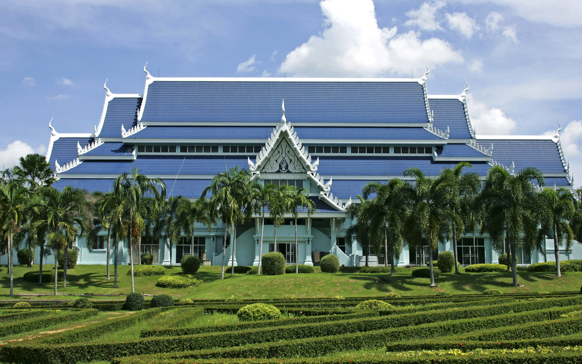 Download Man Made Building HD Wallpaper